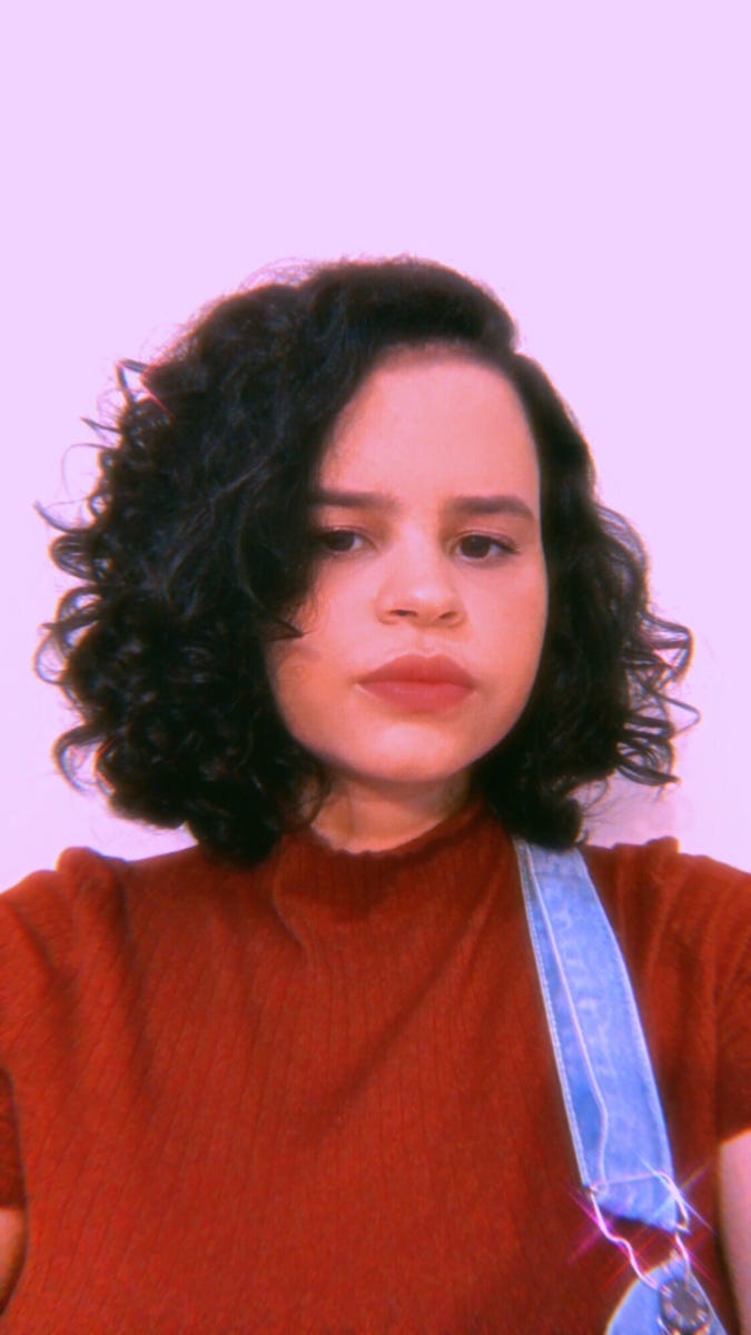 Caroline Carvalho – Medium