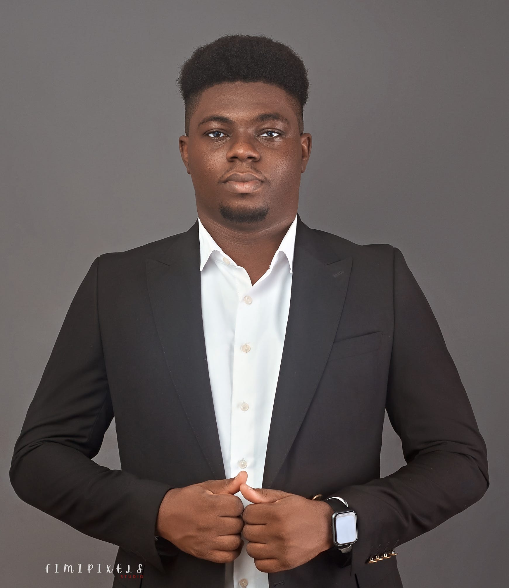 Victor Aiyeola – Medium