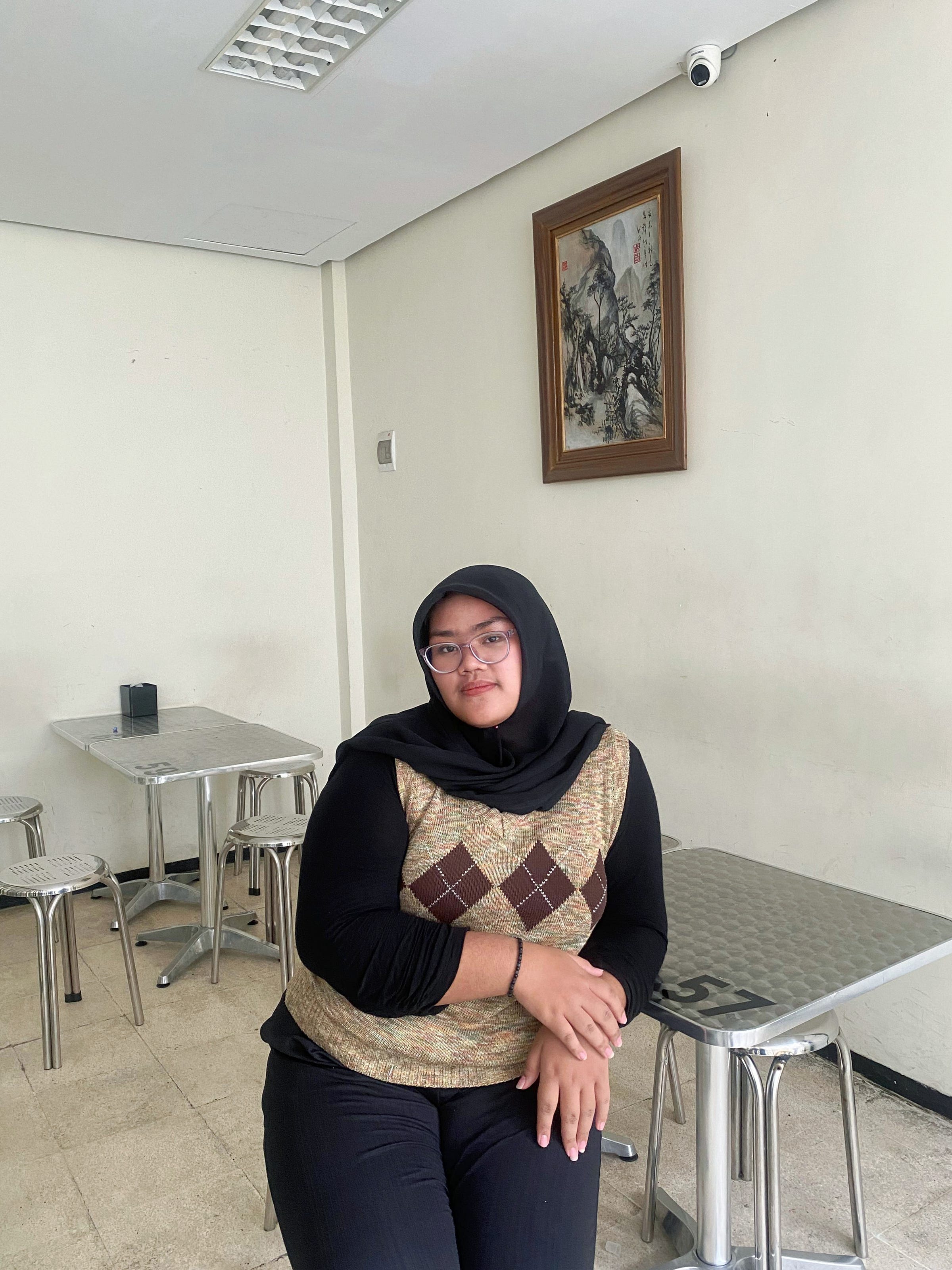 Dewi Nuruzzaman Ibrisami – Medium