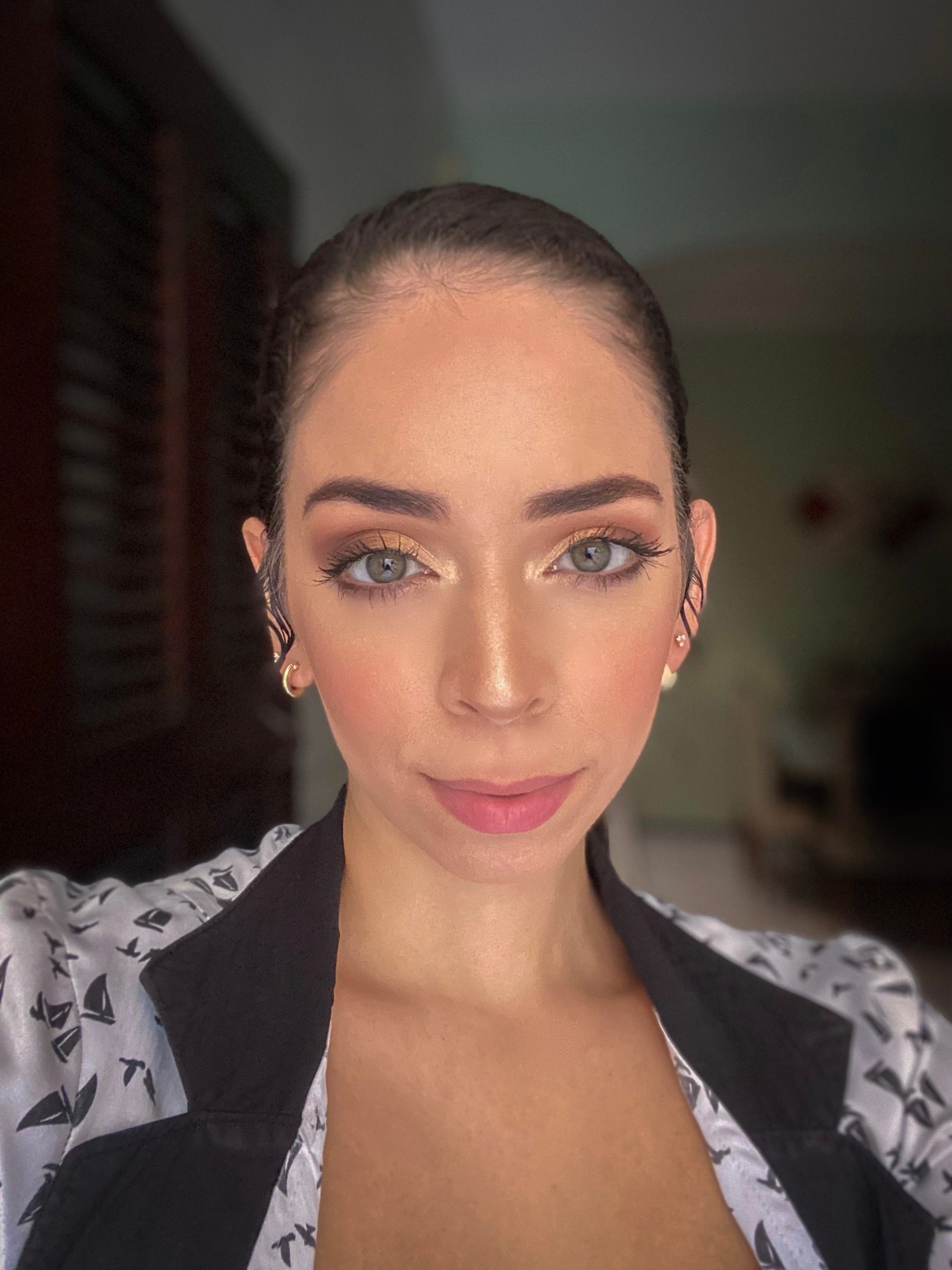 Rebeca Oliveira – Medium