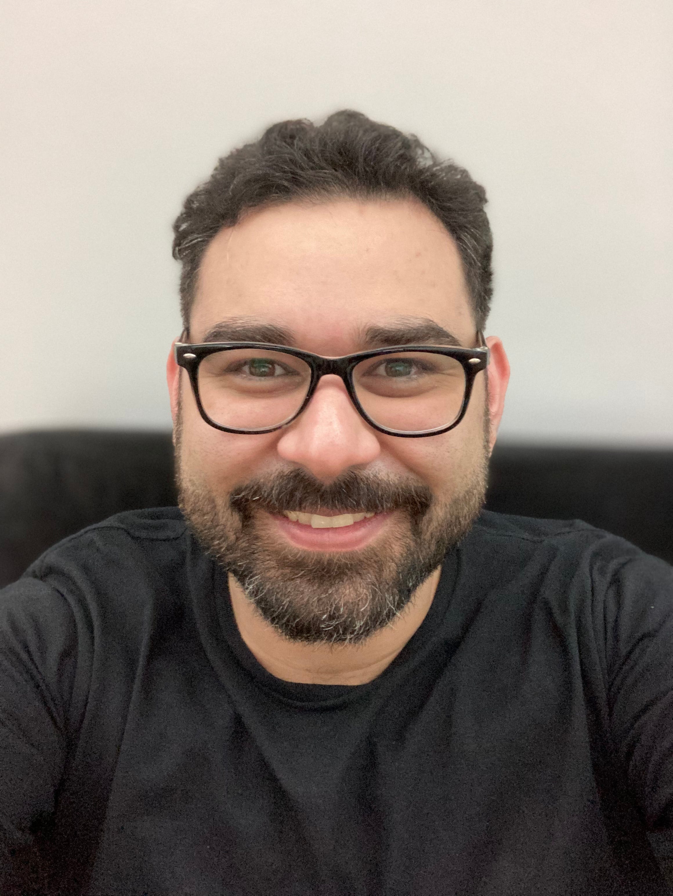 Eduard Moya – Medium