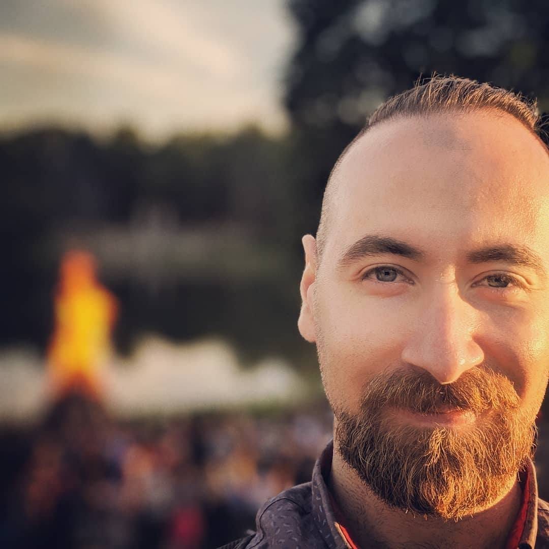 Francesco Iapicca – Medium