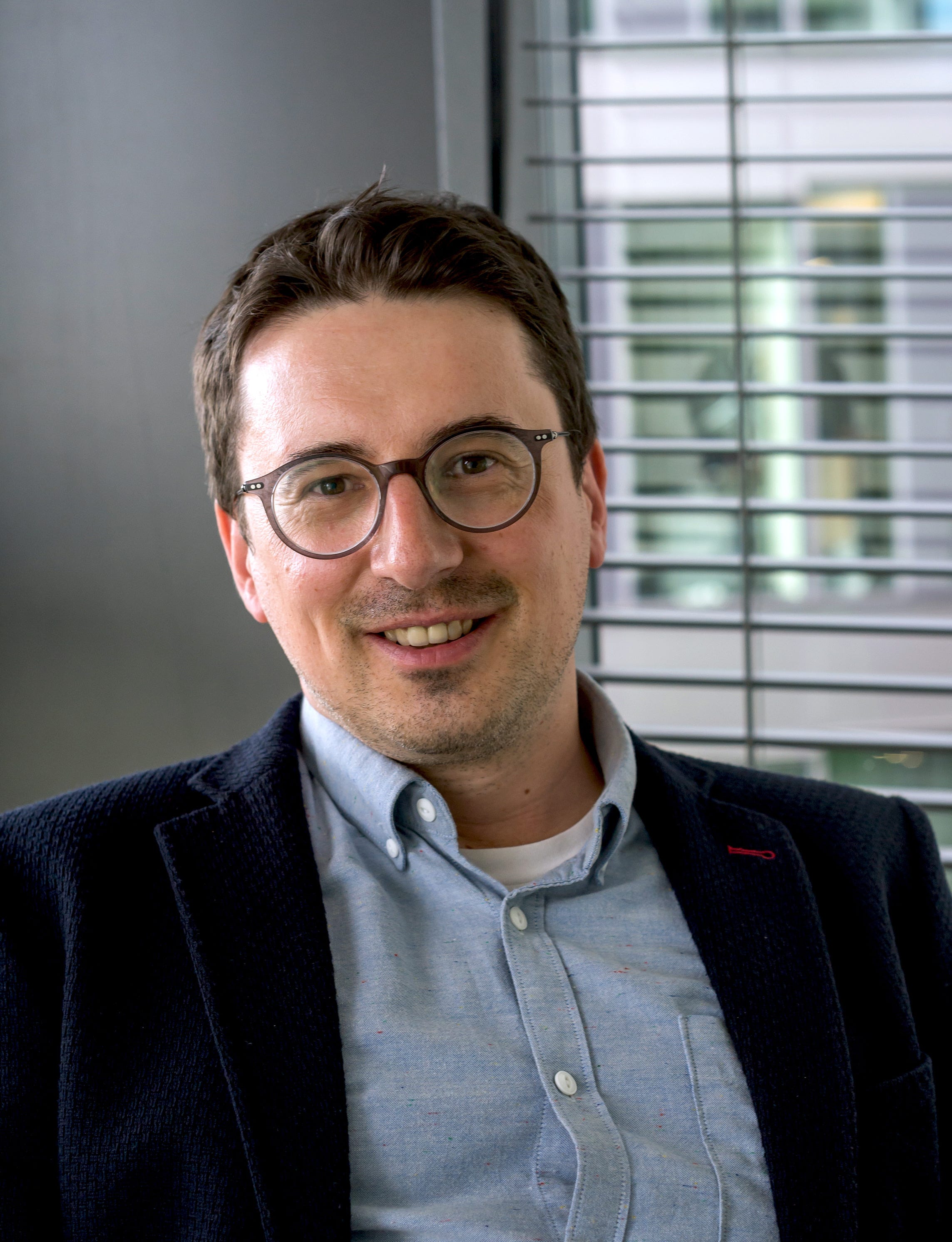Peter Meluš – Medium
