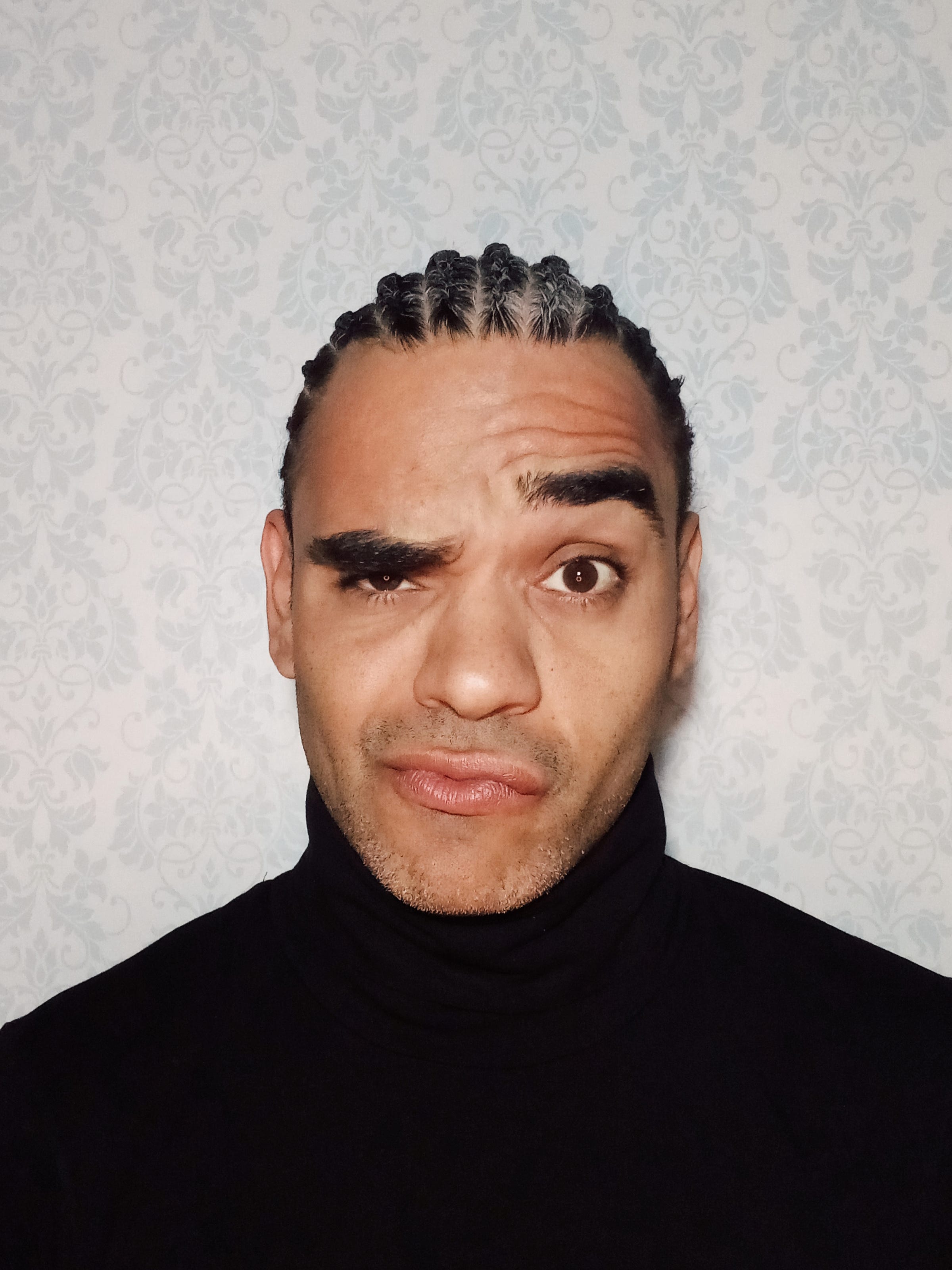 Robson Di Brito – Medium