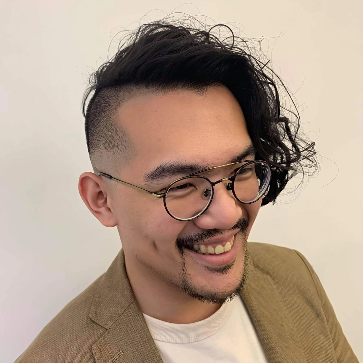 James Chi-Hsun Chen 陳啟勳 – Medium