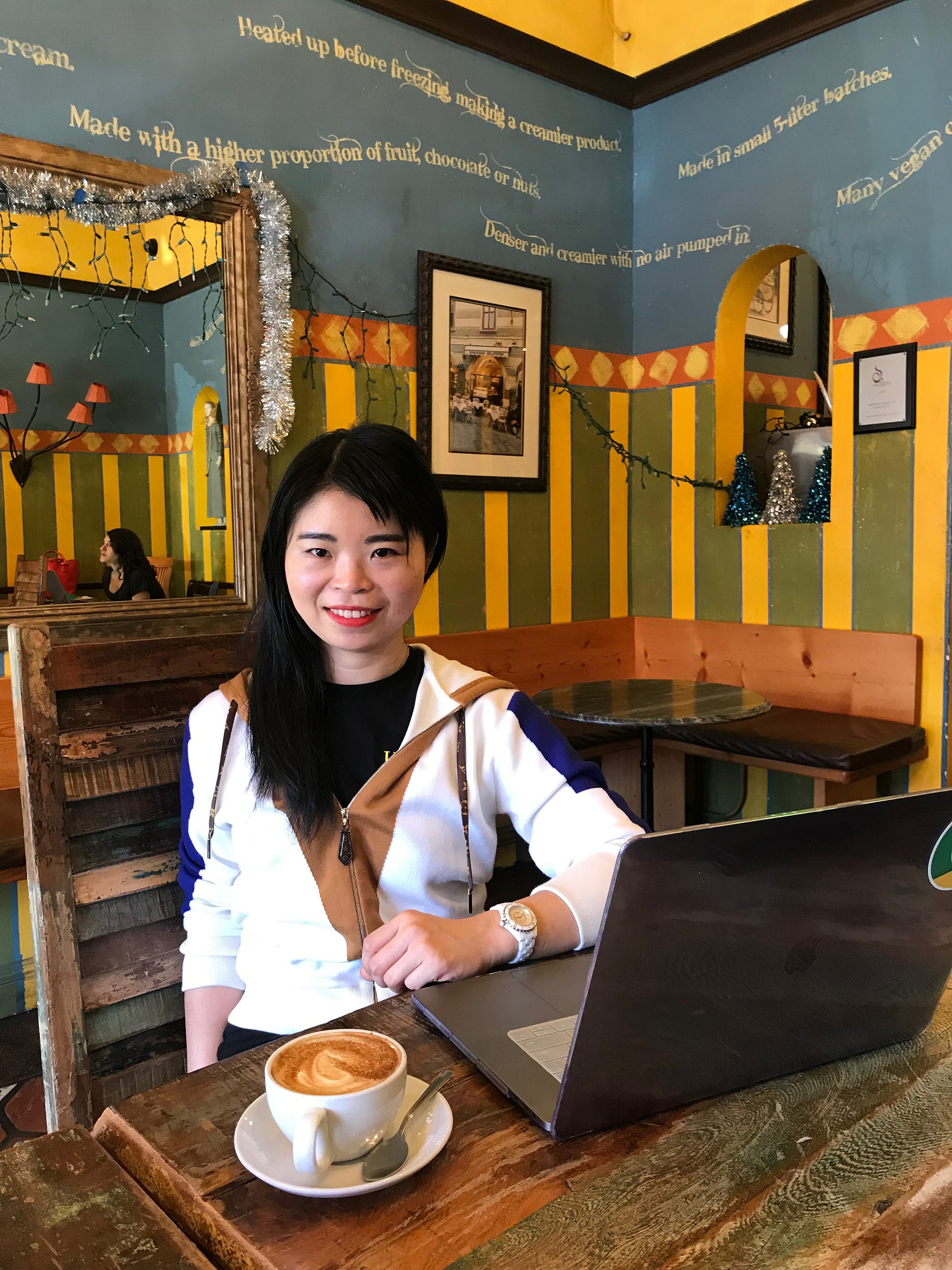 Yang Lyla – Medium