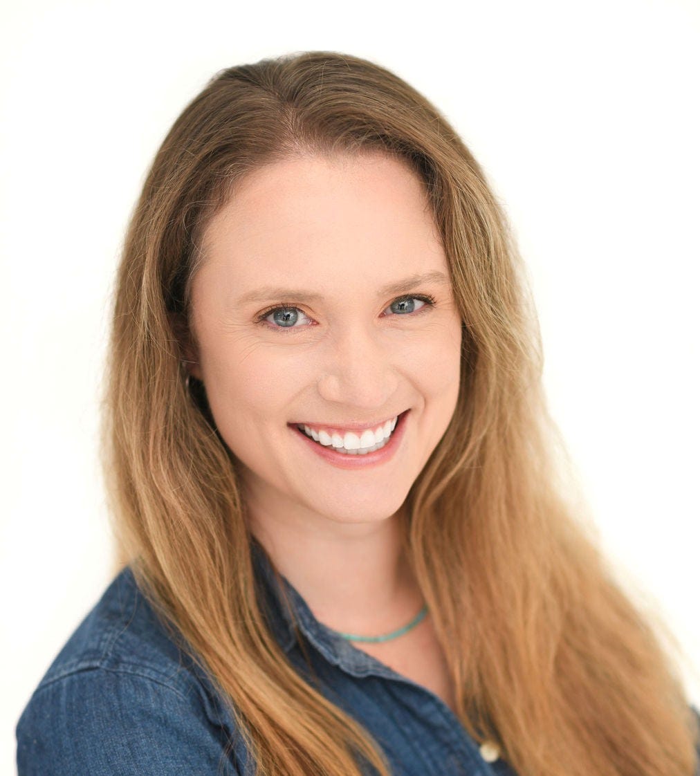 Hannah DeLisle-Stall – Medium