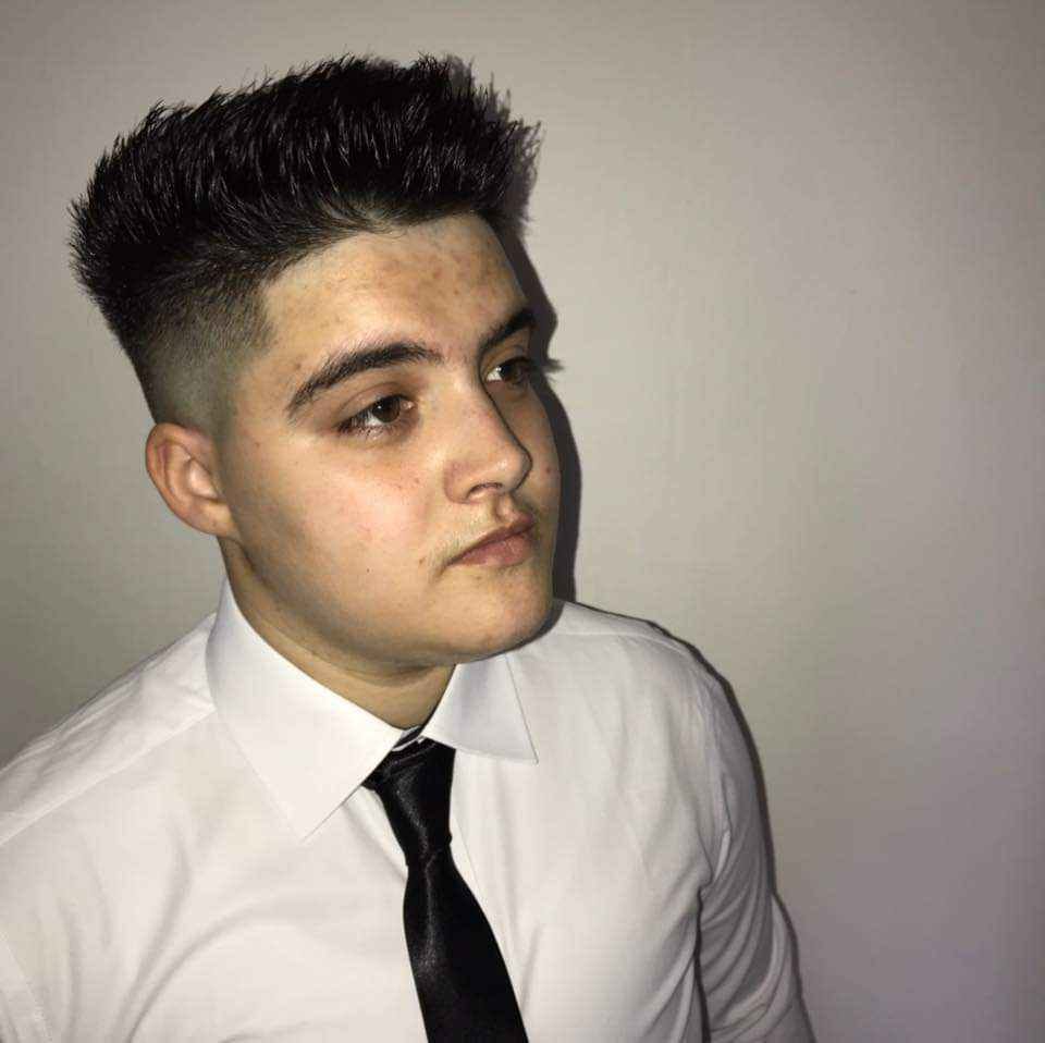 Kyle Gomes – Medium