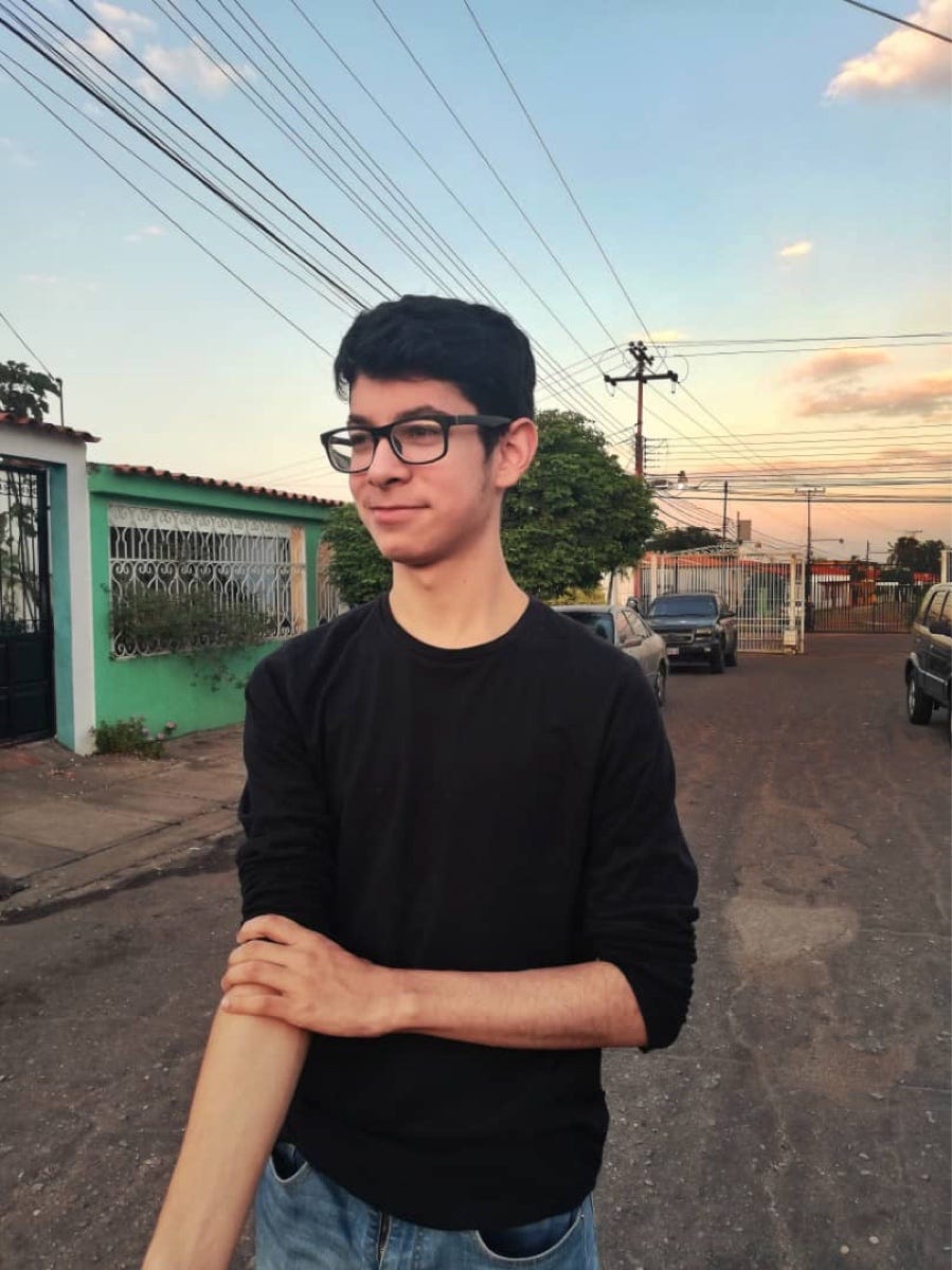 Daniel La Riva – Medium