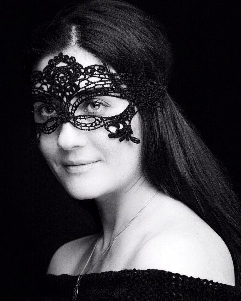 Temma Philli – Medium