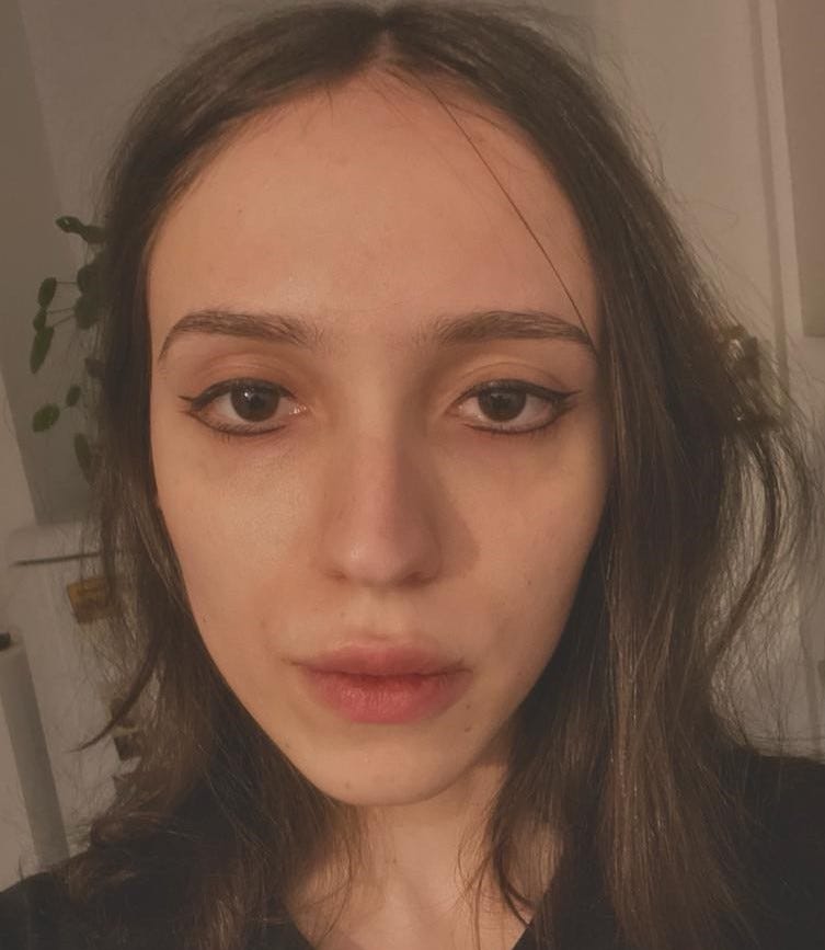 Roberta Mª Silveira Nassar – Medium