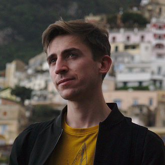 Adrian Kąkol – Medium