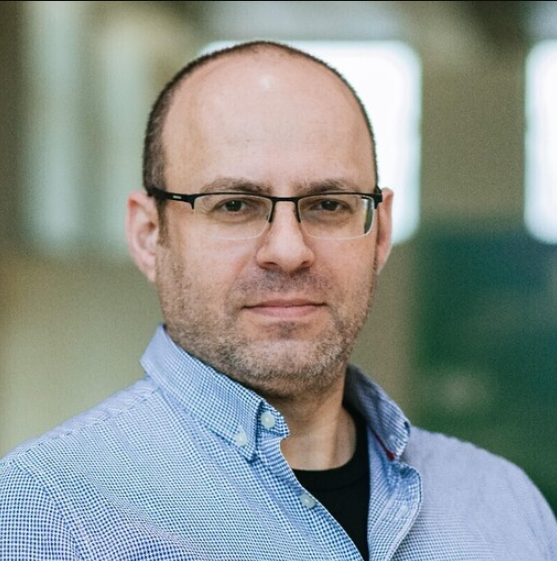 Samuel Akopyan – Medium