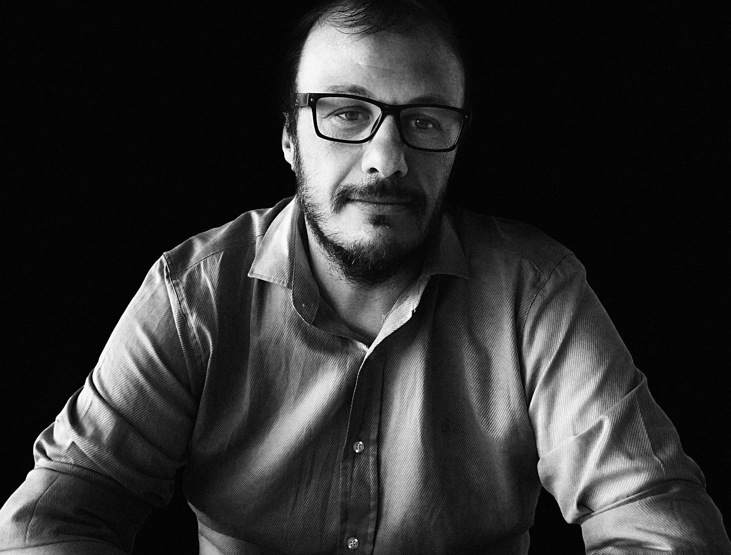 Mario Postay – Medium