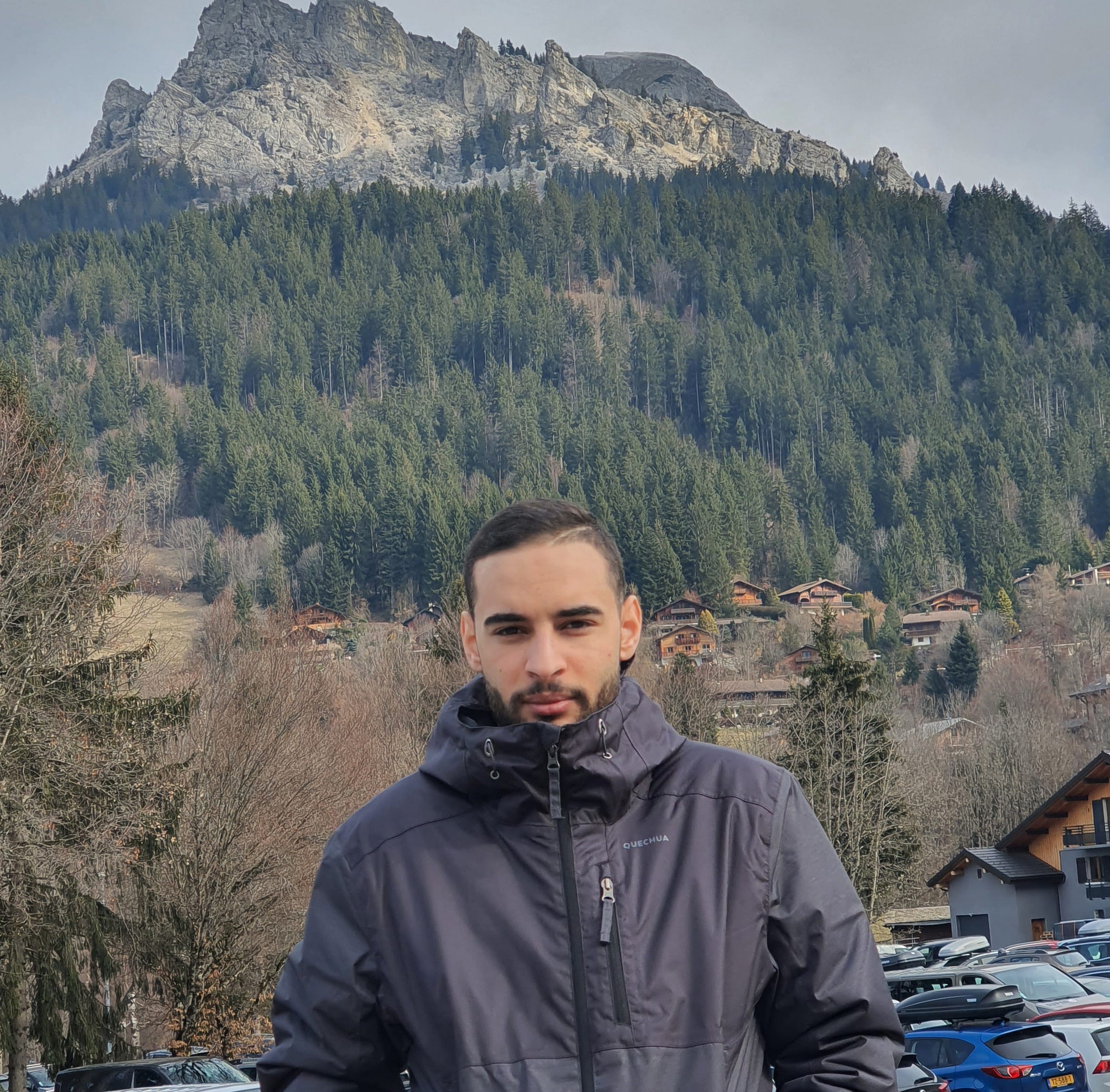 Houssem Mahmoud – Medium