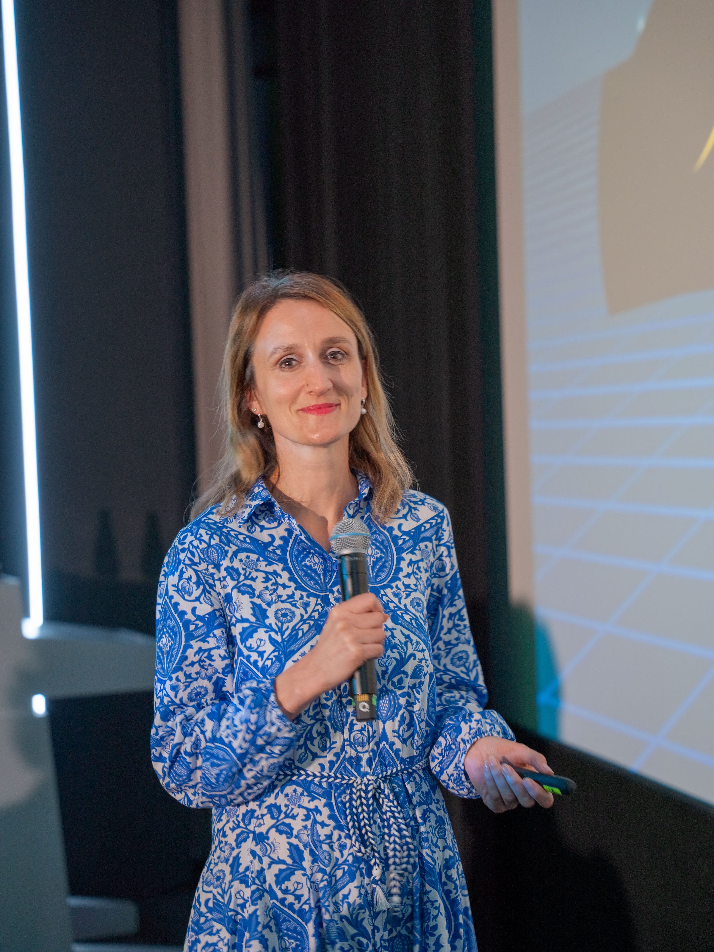 Sandra Lehner – Medium