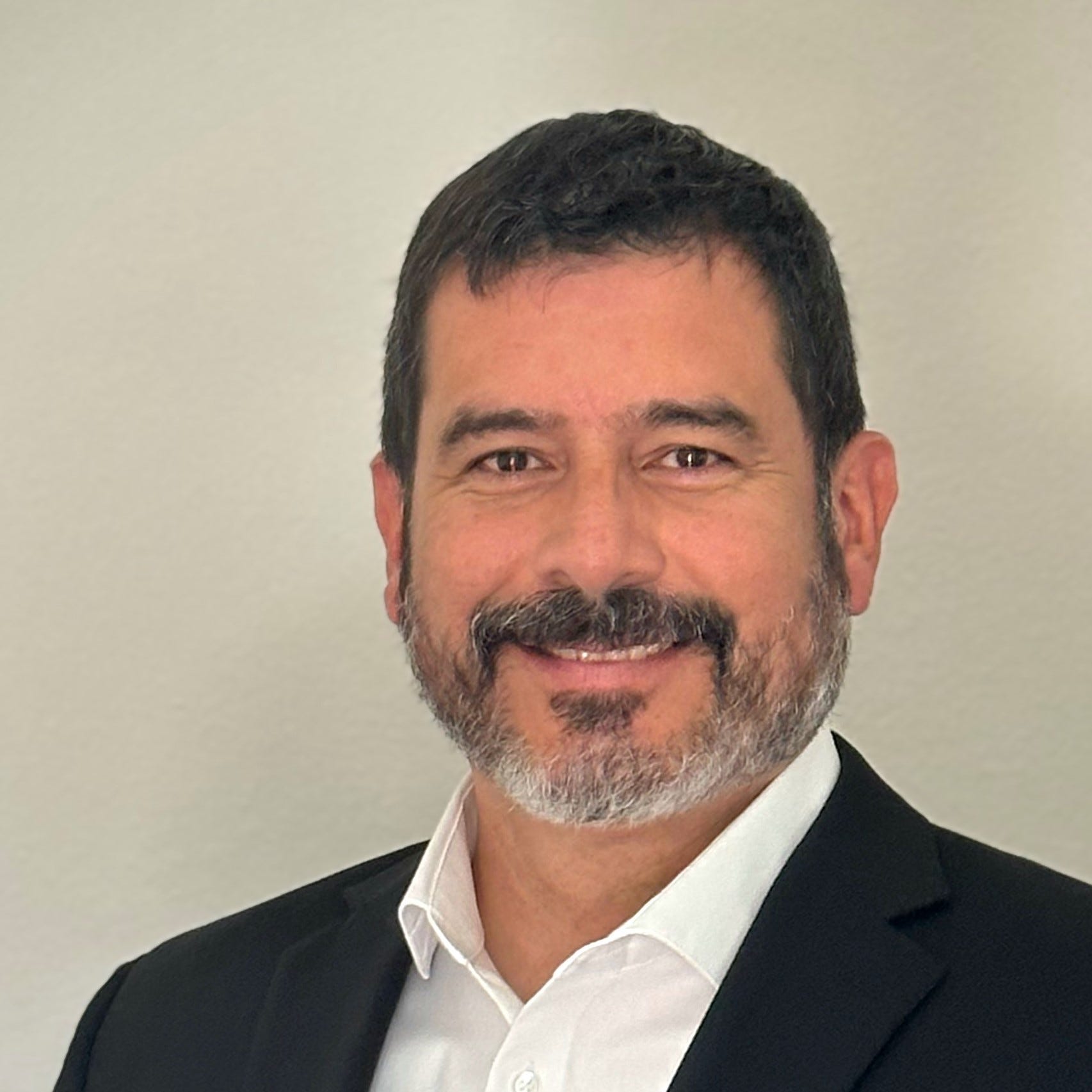 Paul Castro – Medium