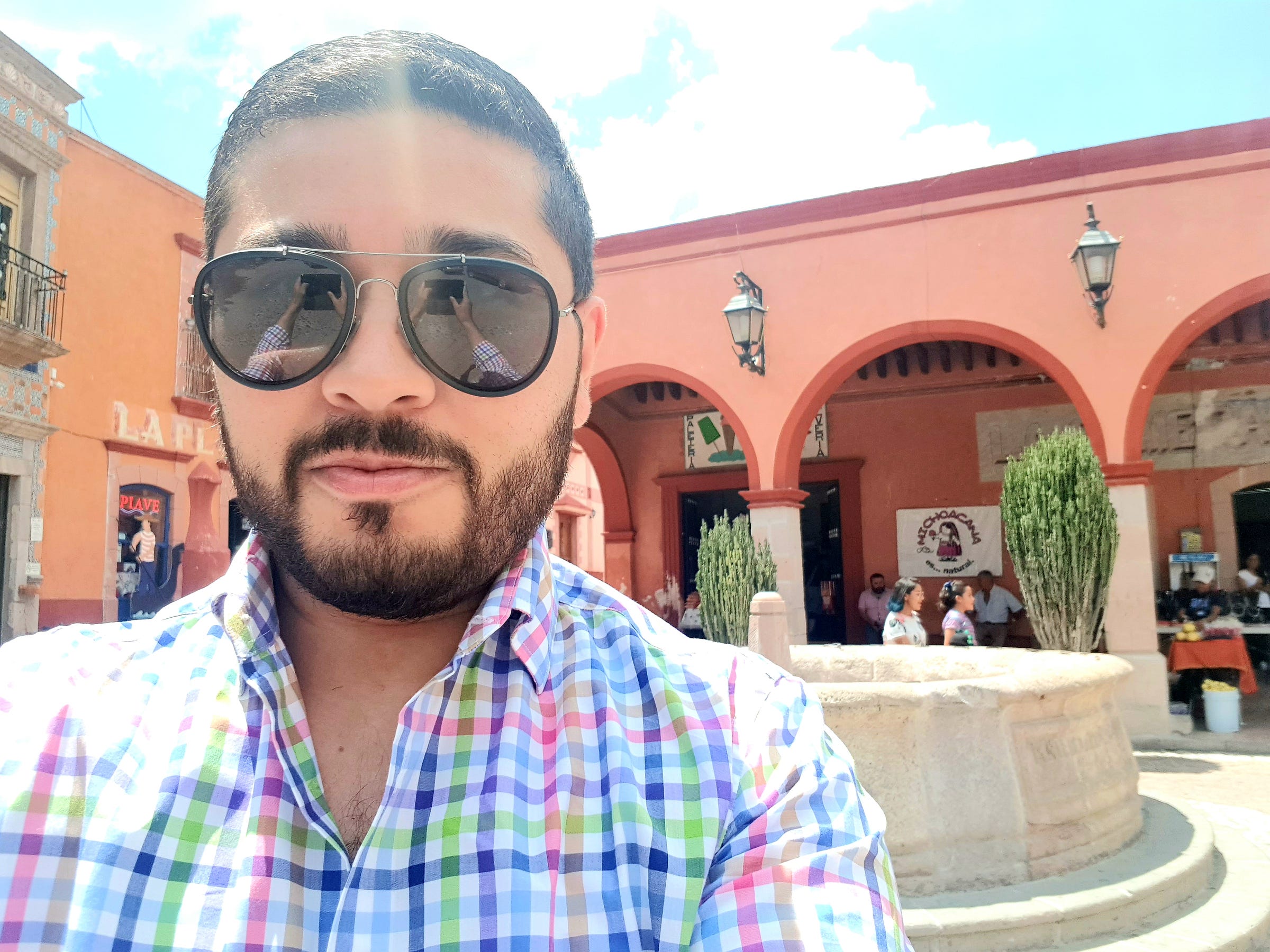 Cesar Mendez – Medium