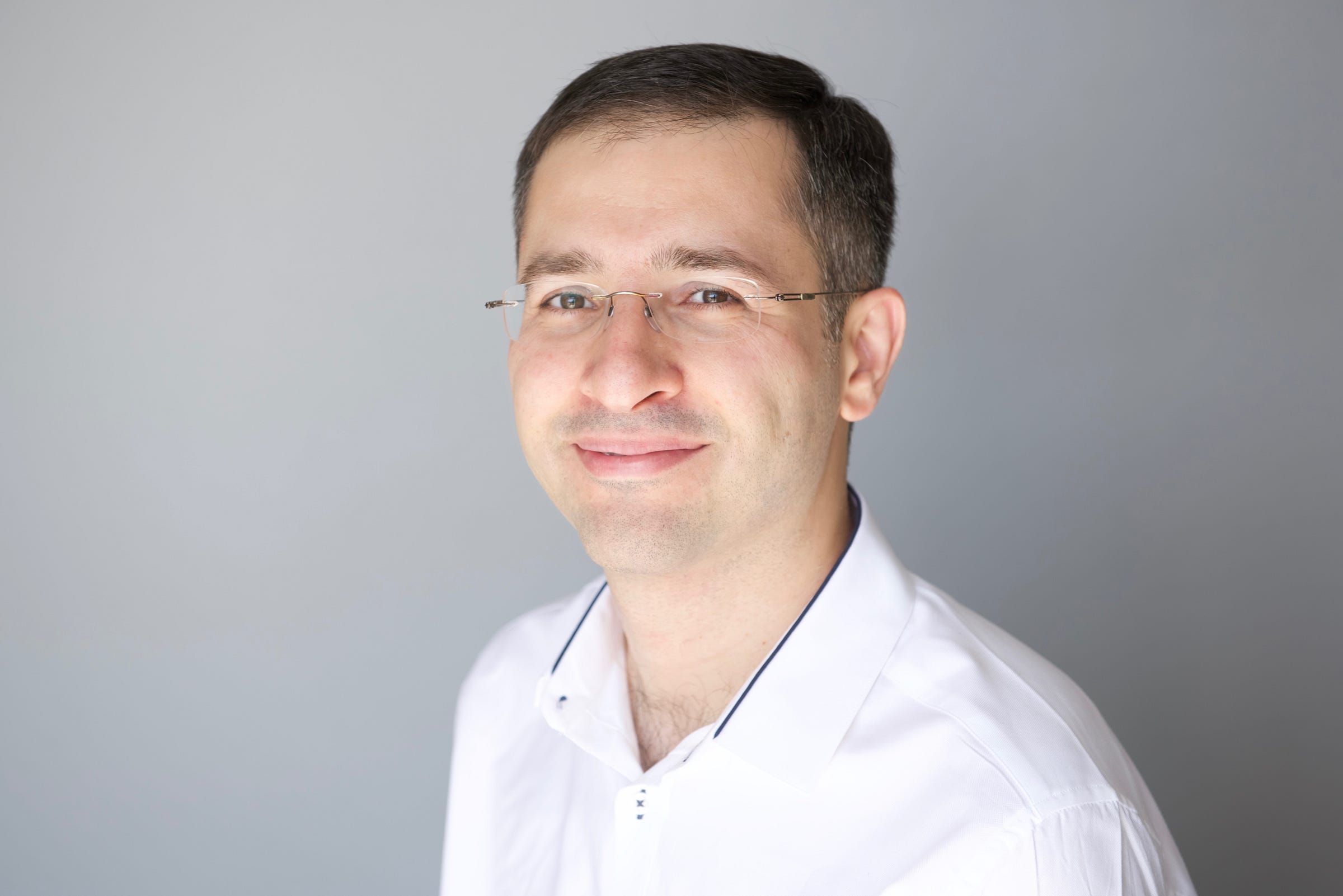 Abouzar Hosseini – Medium