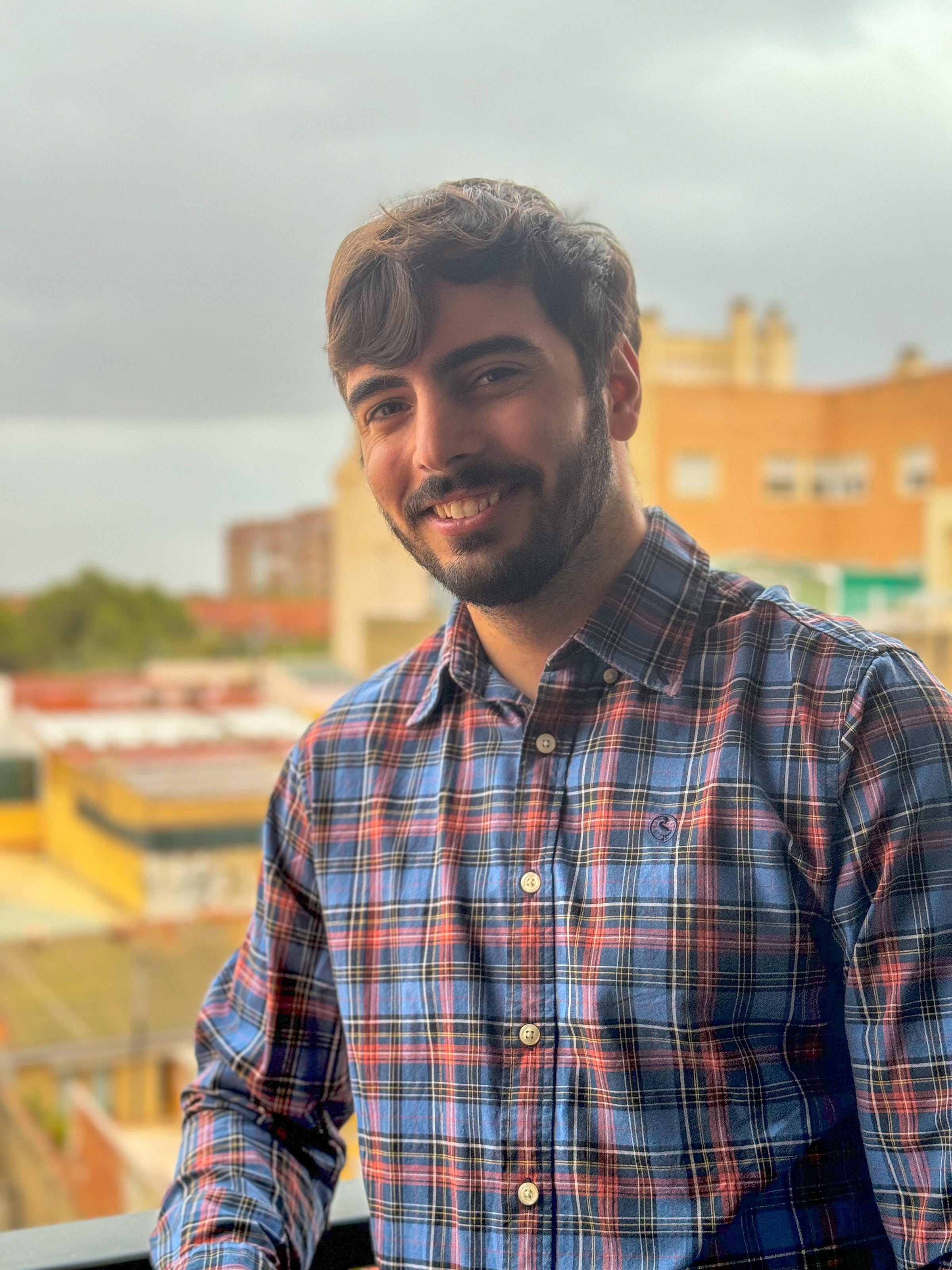 Alejandro Ena – Medium