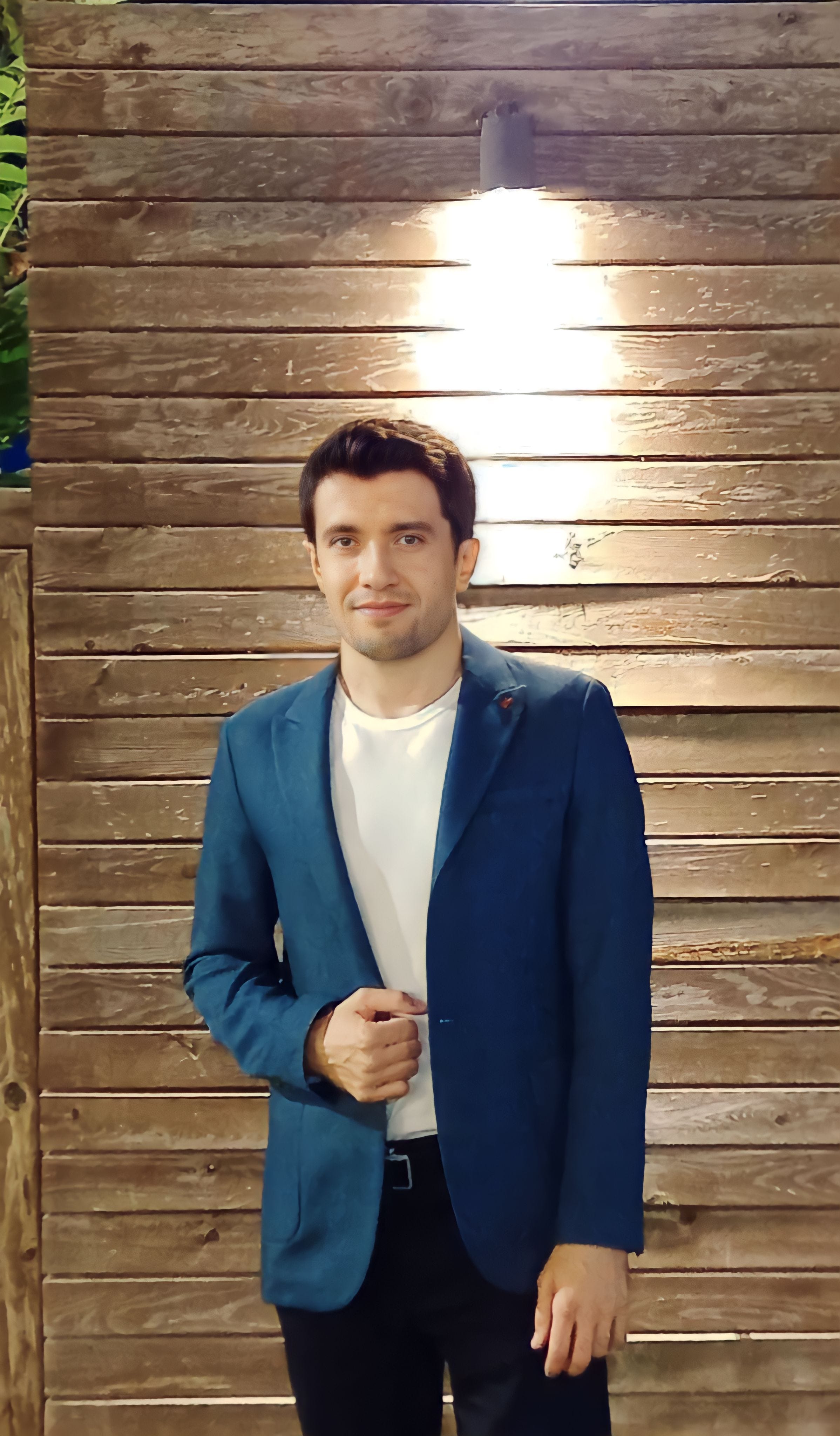 Huseyin Yaras – Medium