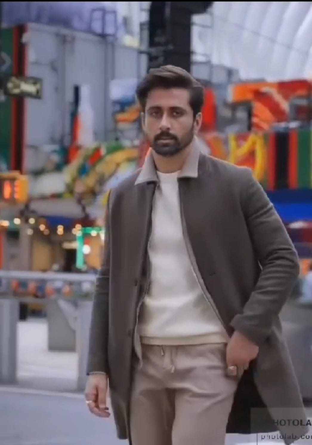 Mashooque ali unarr – Medium