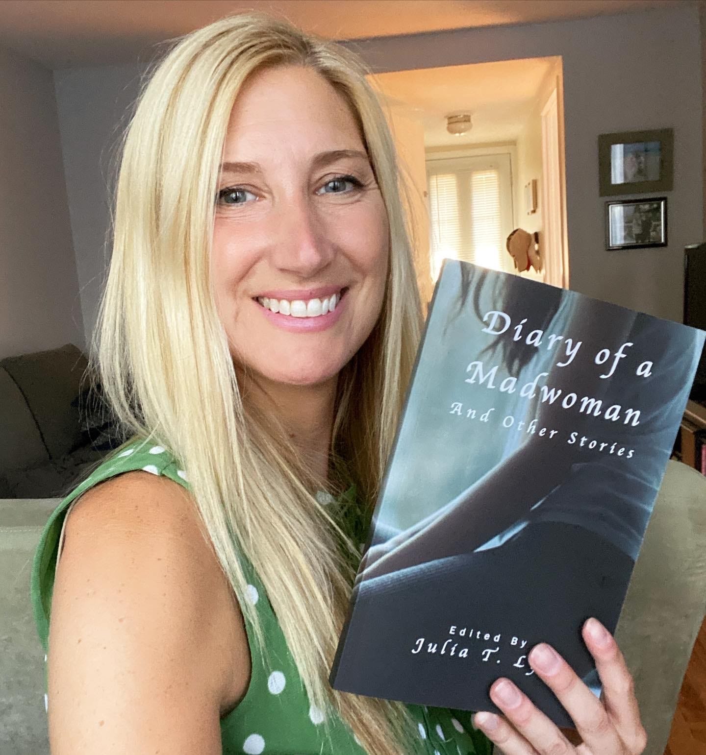 Janet Edwards – Medium