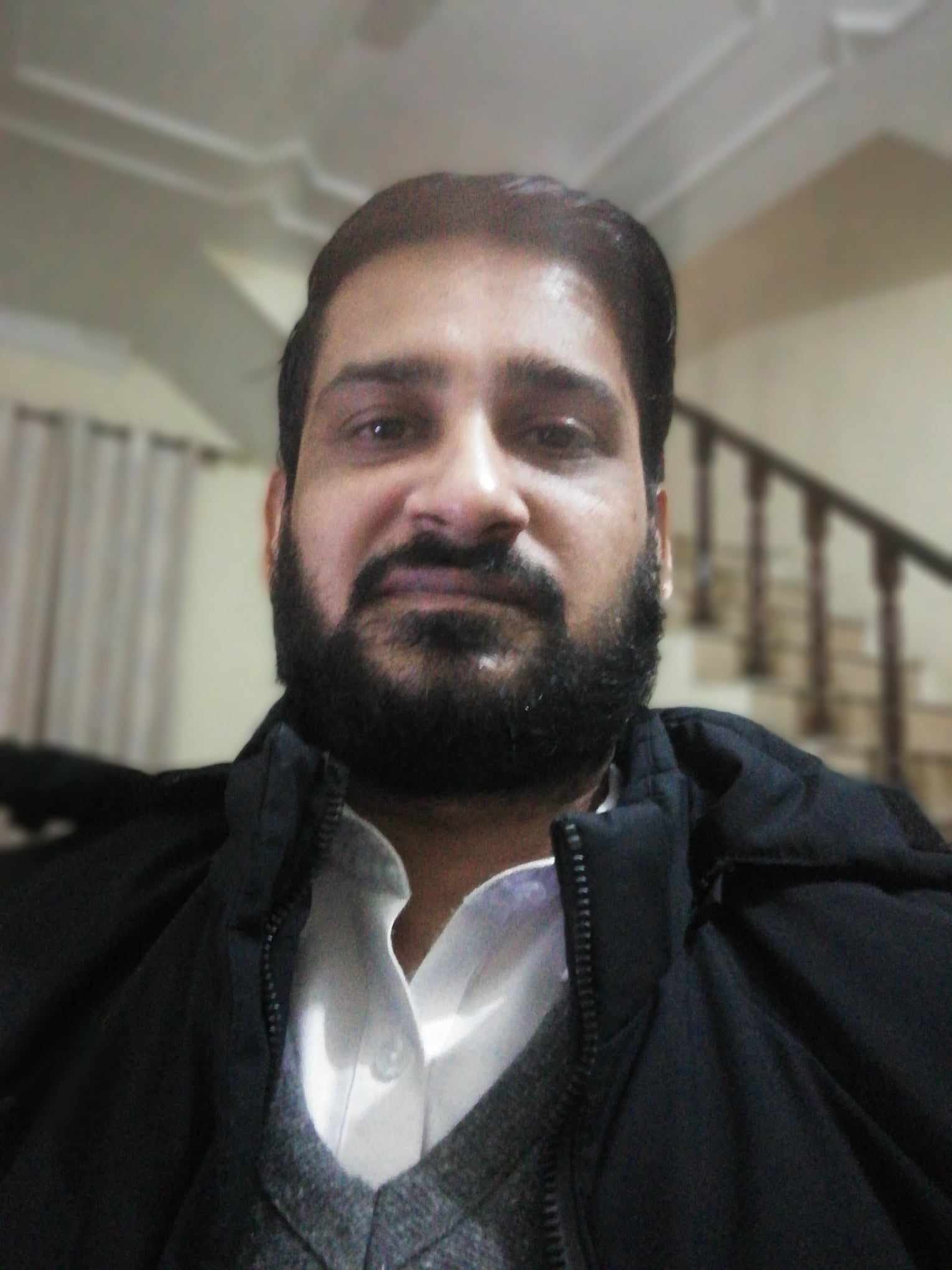 Adil Hussain – Medium