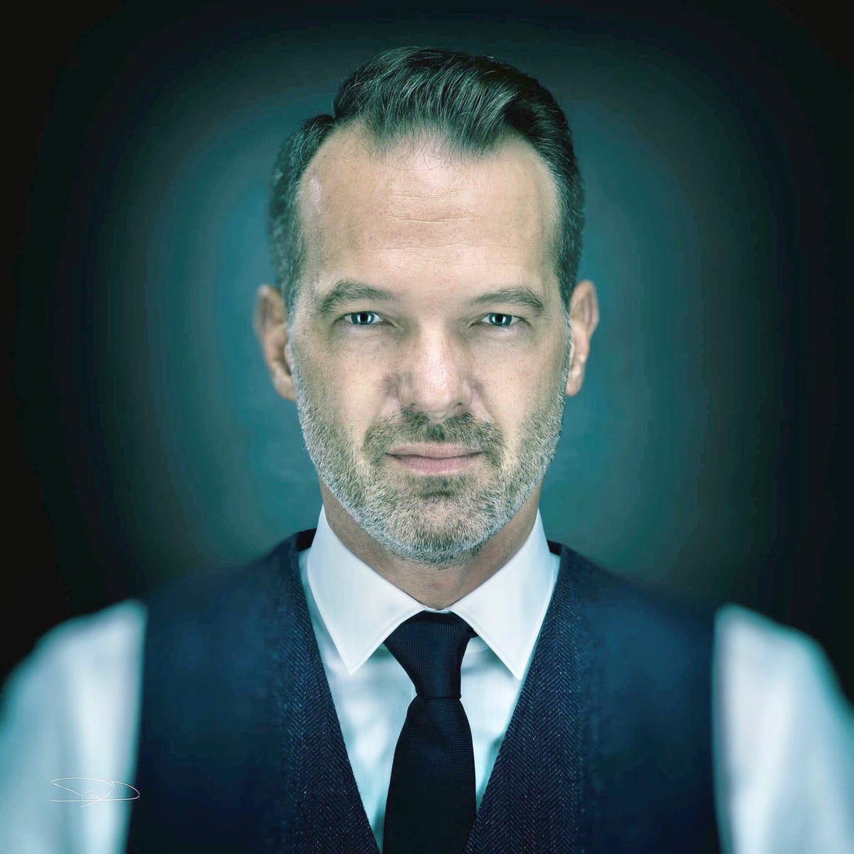 Renout van Hove – Medium