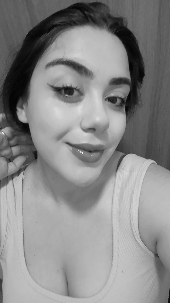 Gizem Krcy – Medium