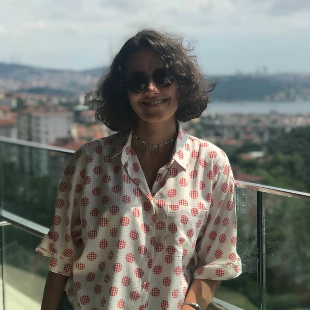 Elif Akay – Medium