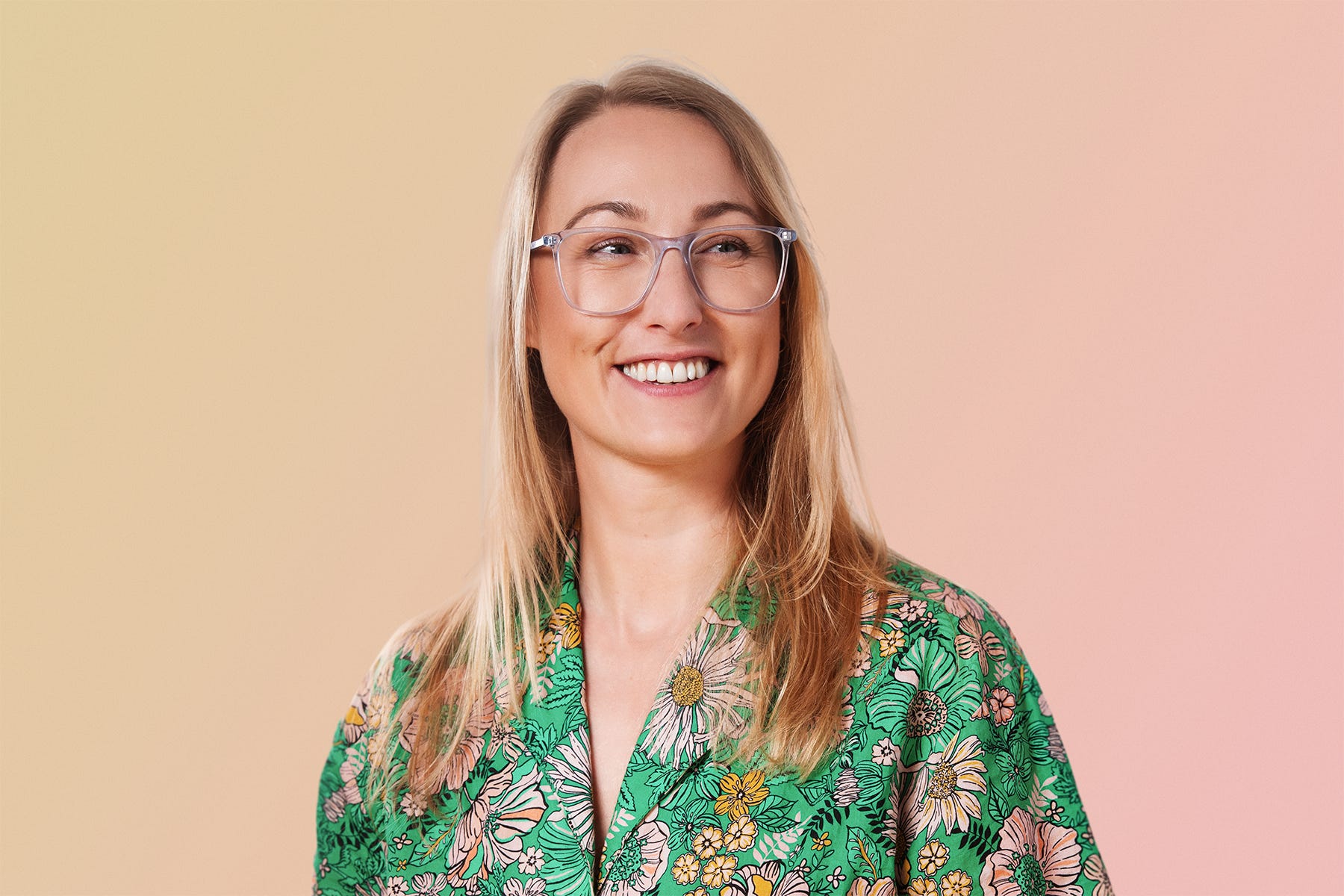 Kay Cochrane – Medium
