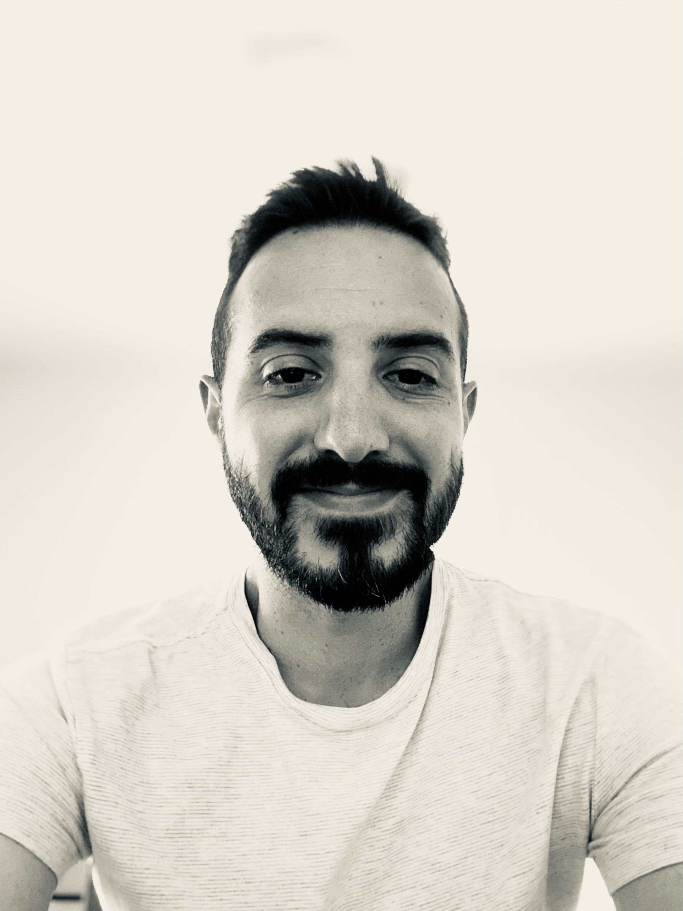 Zach Alexander – Medium
