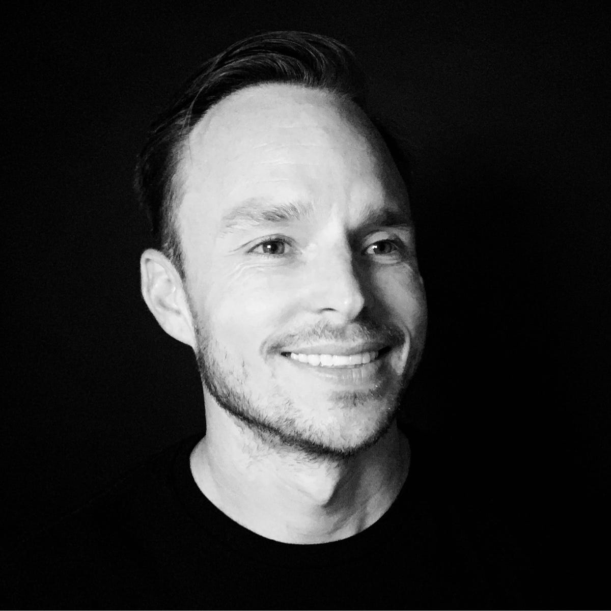 Troy Hollinger – Medium