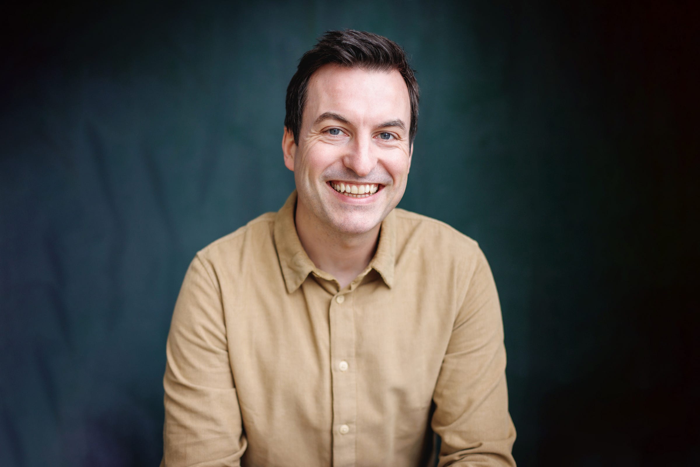 Alex Robinson – Medium