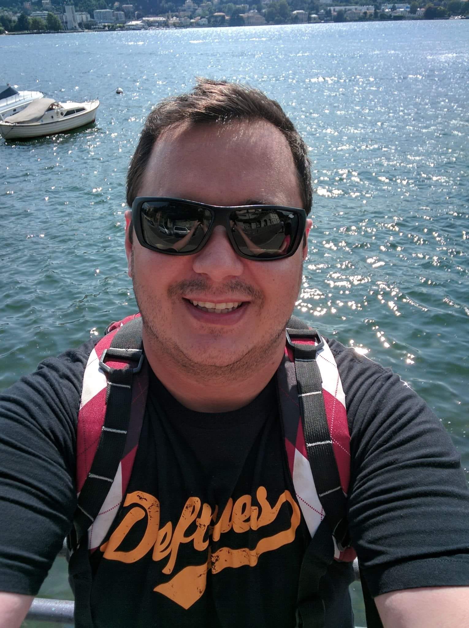 Jefferson Fausto Vaz – Medium