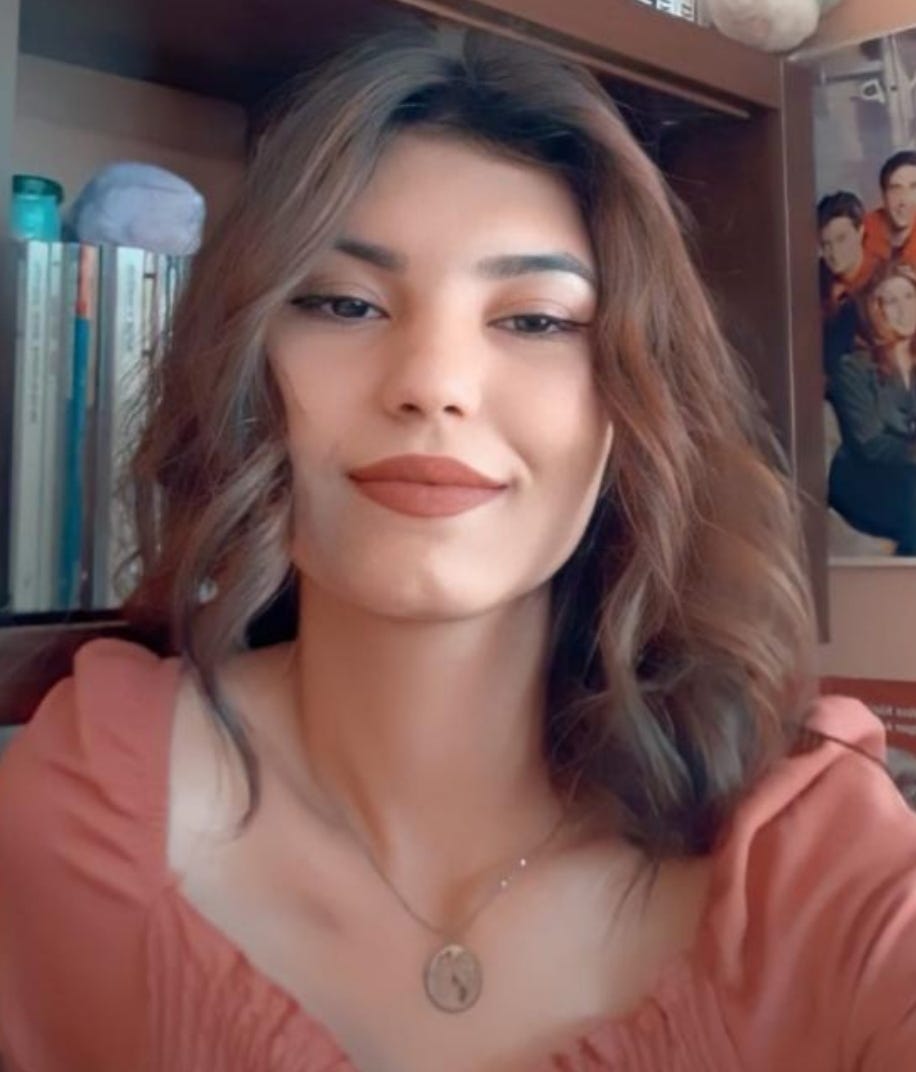 Selvi Yılmaz – Medium