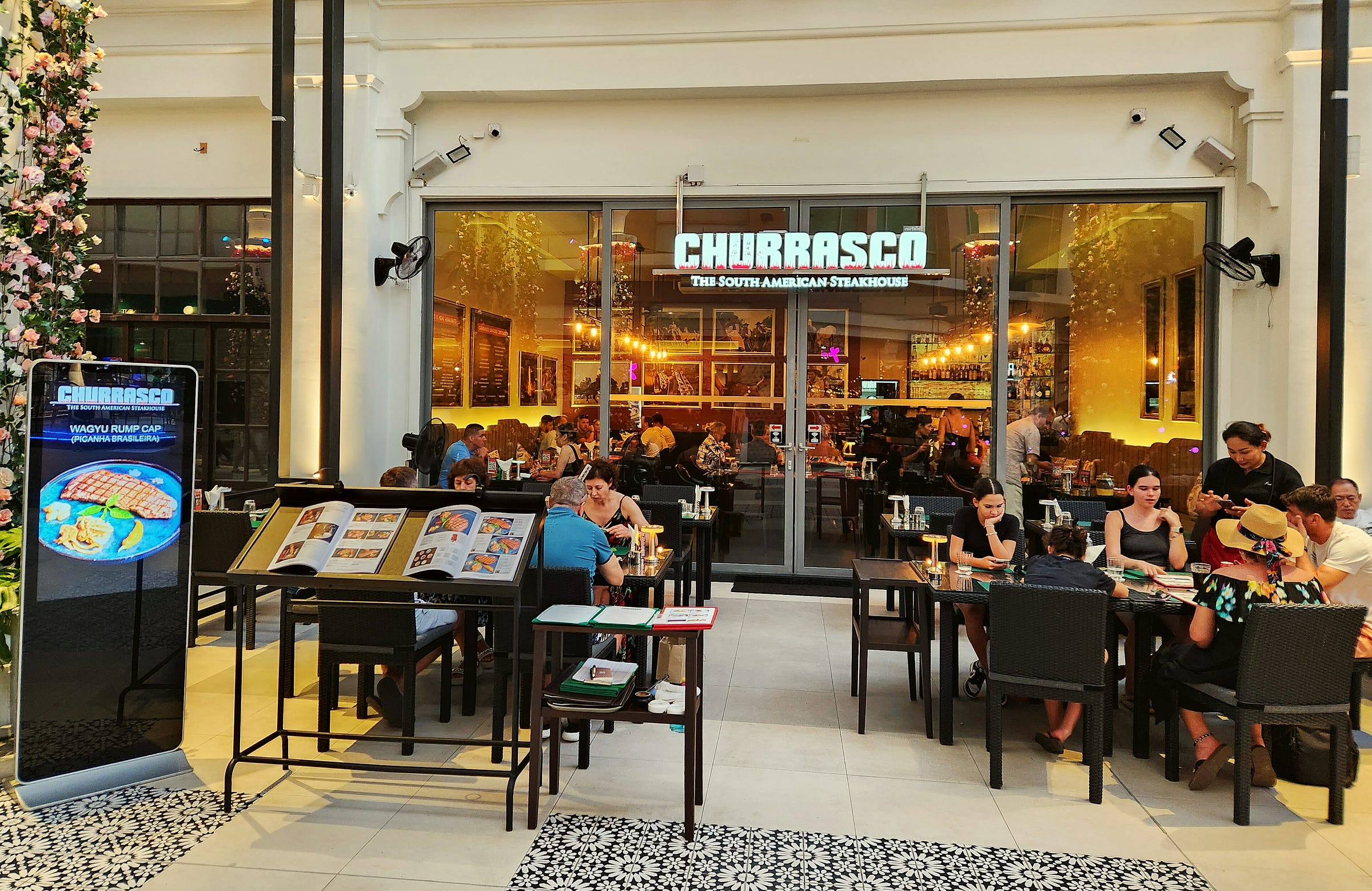 About – The Restaurant Insider – Medium