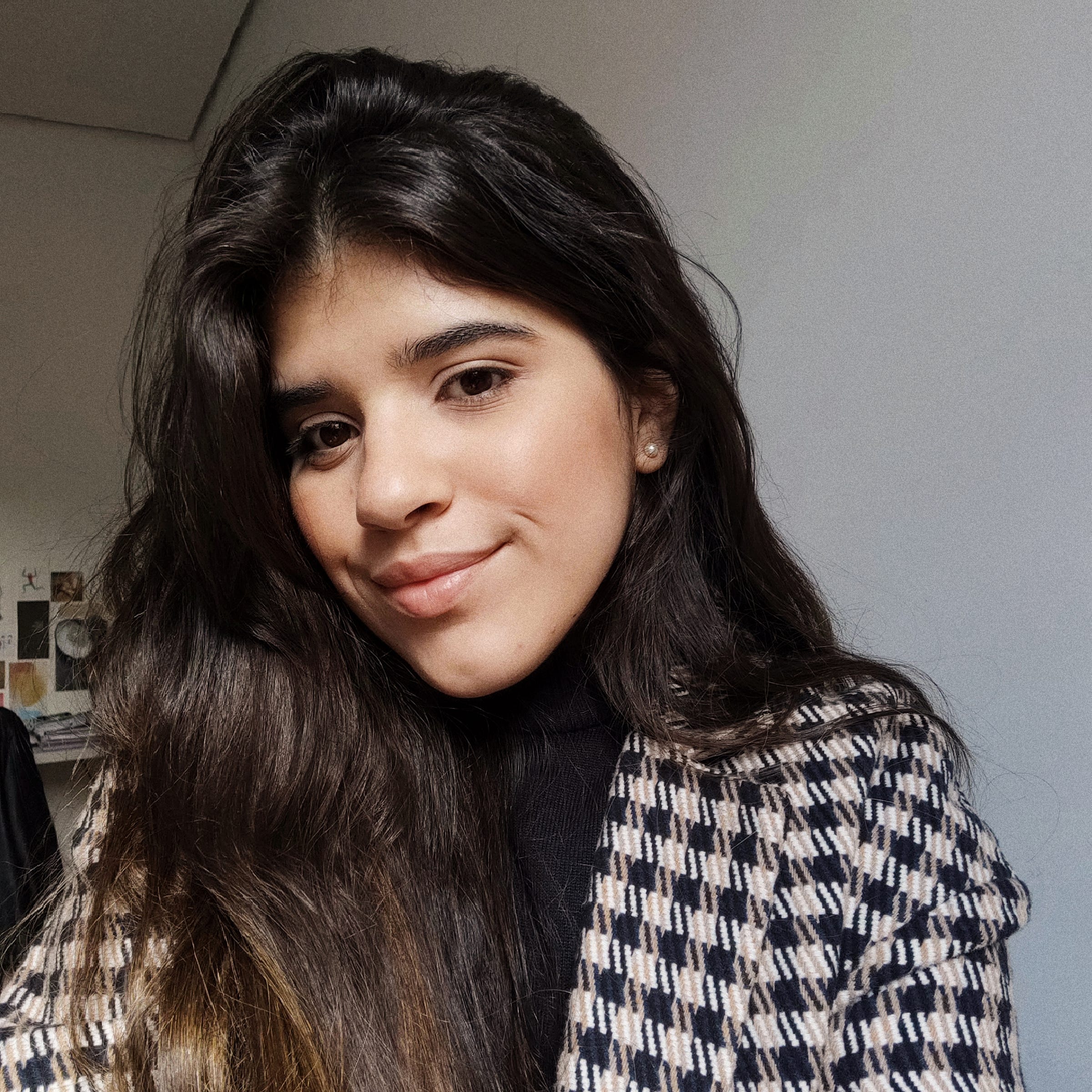 Rebeca de Castro – Medium