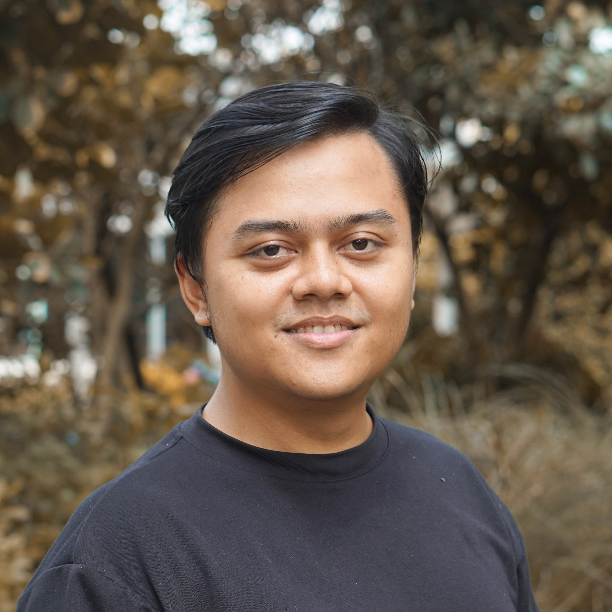 Zain Fathoni – Medium