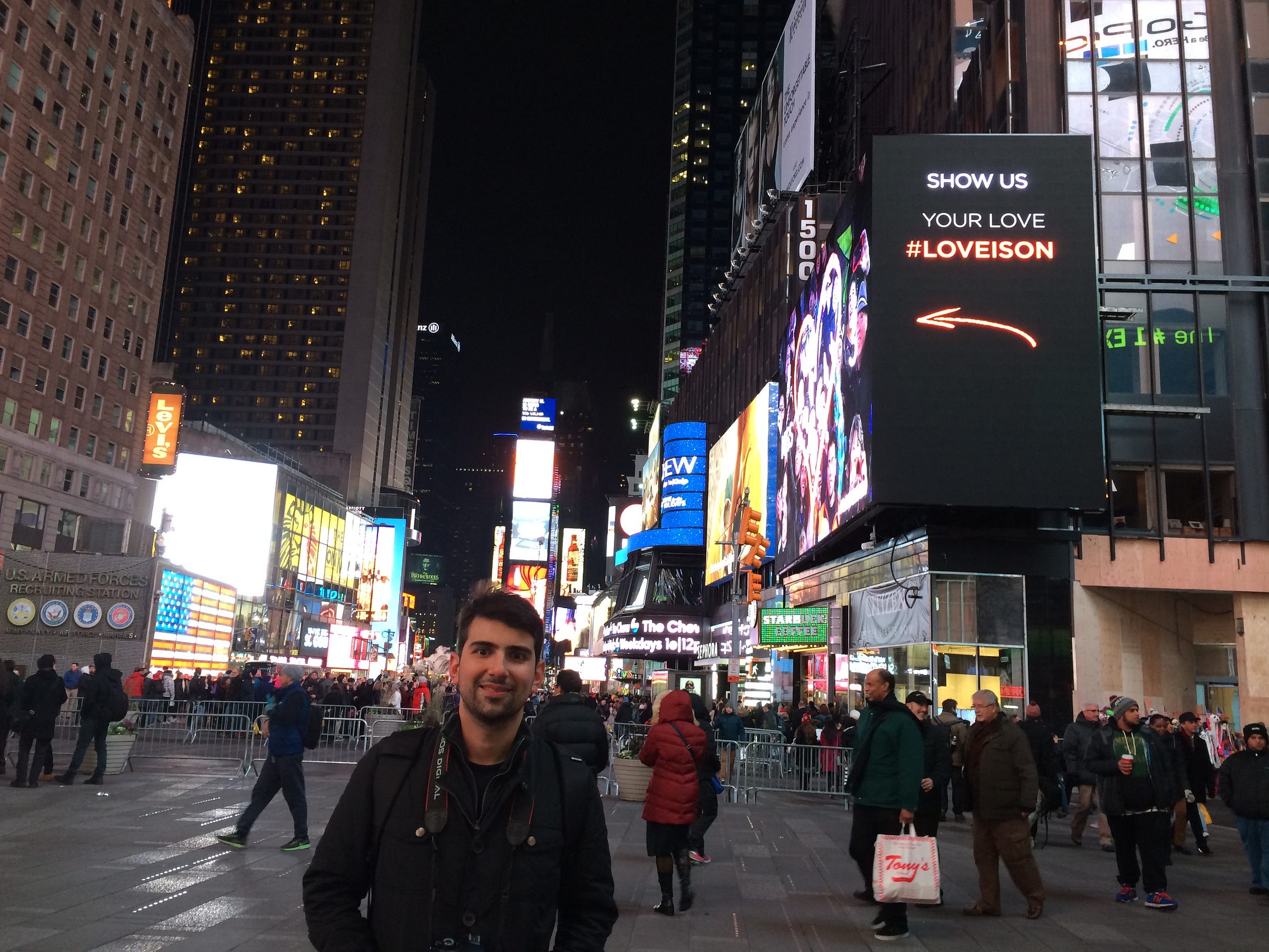 Carlos Serrano – Medium