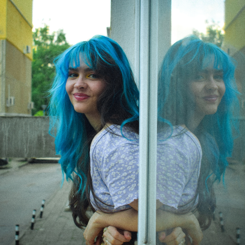 Aleksiana Redzhovska – Medium