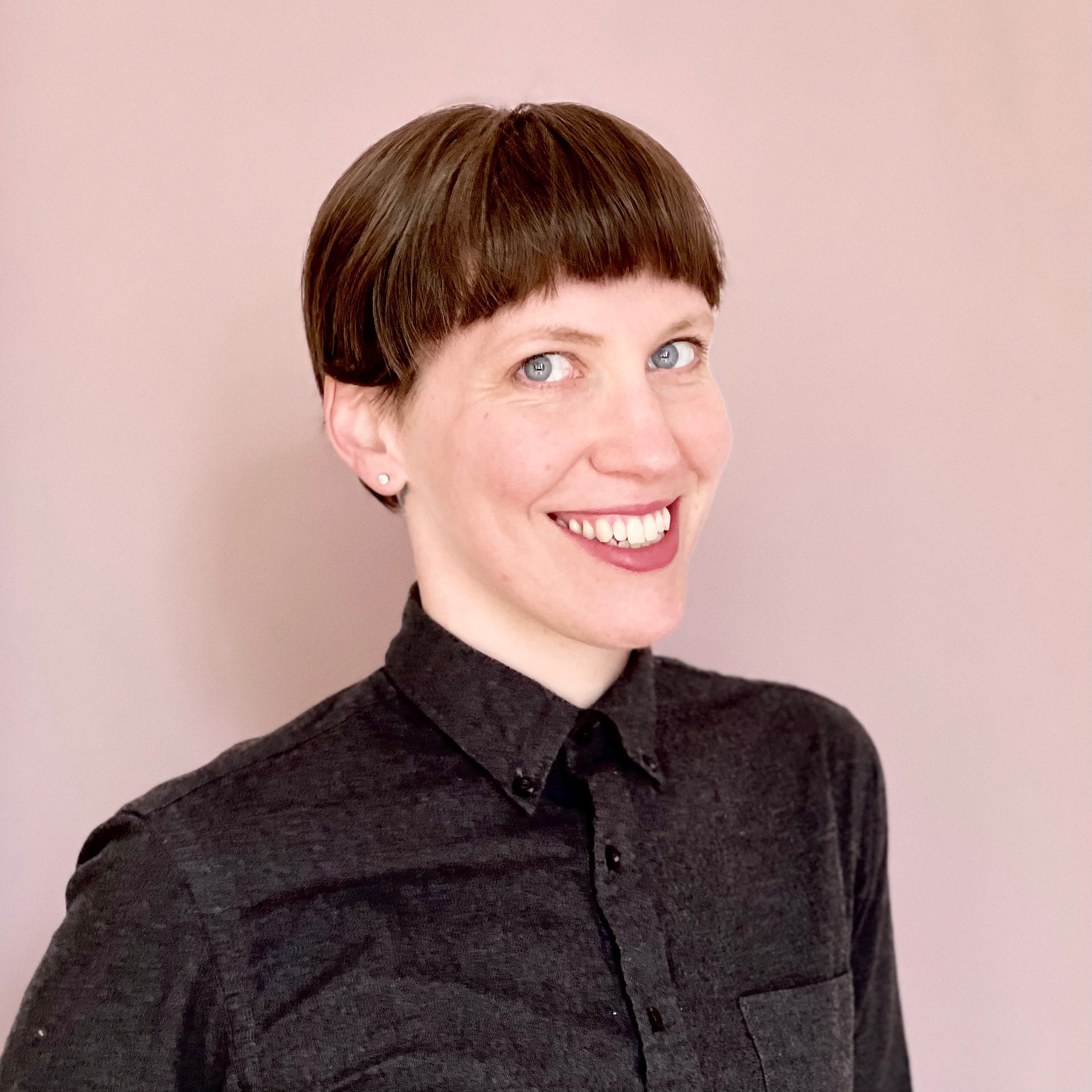 Alex Caulfield – Medium