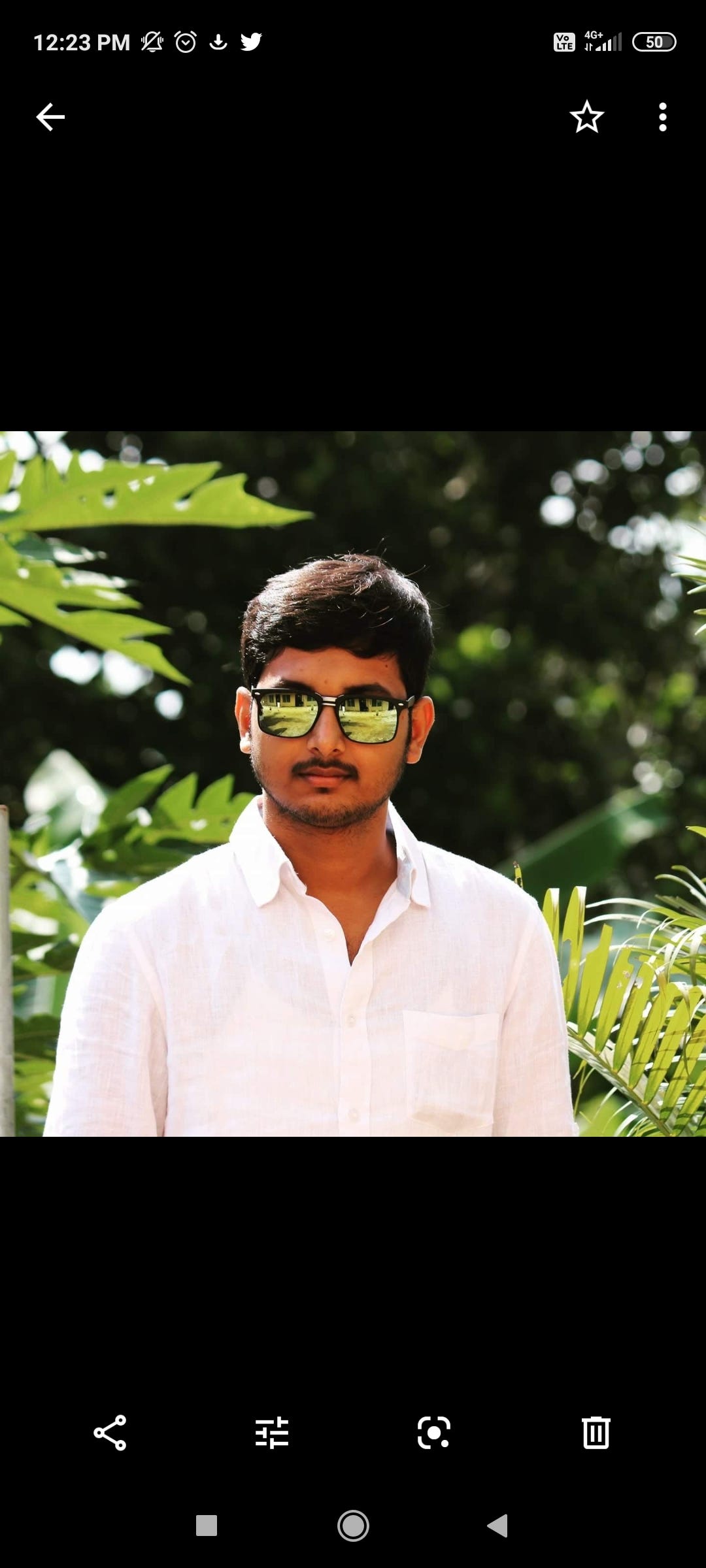 Dharaneesh – Medium