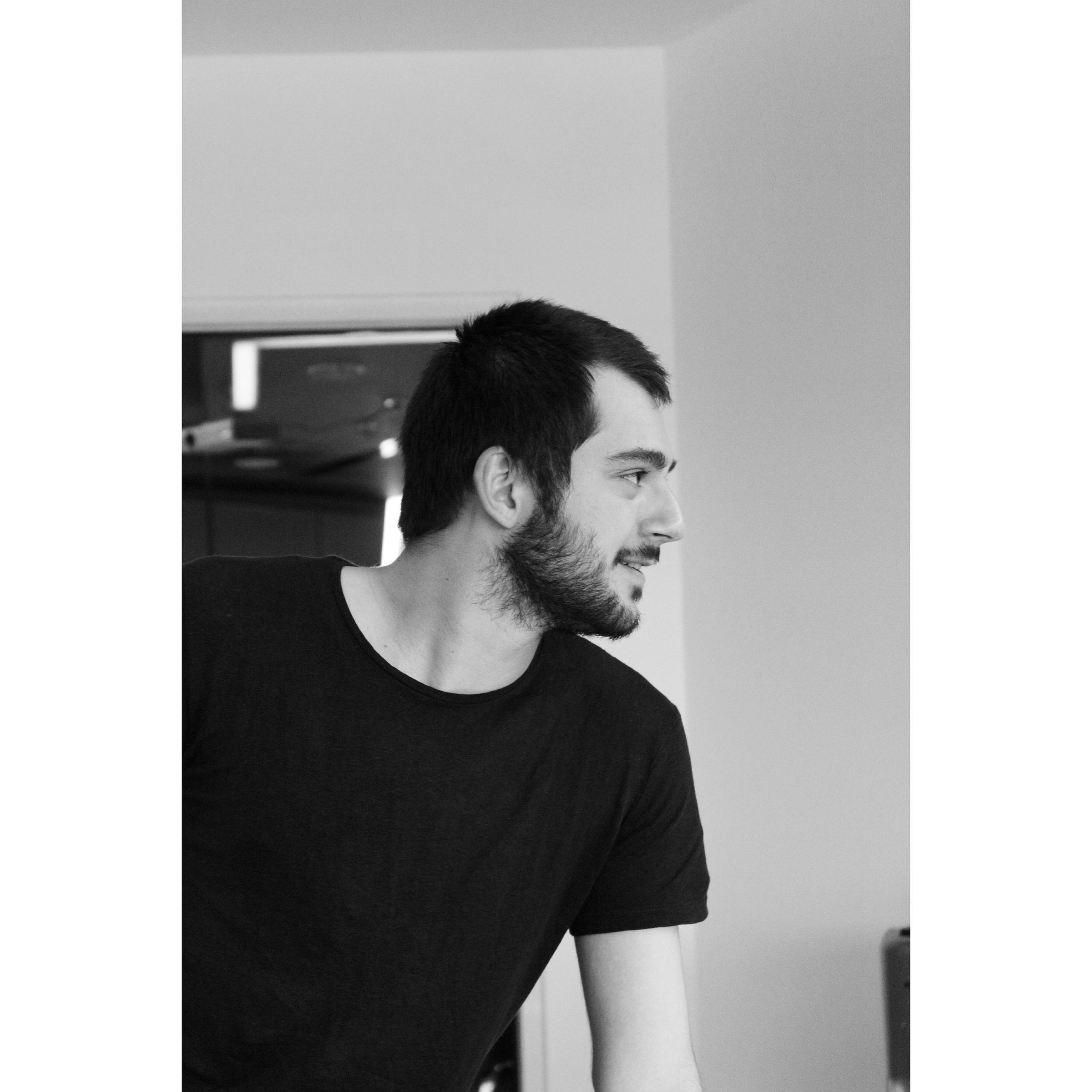 Tar k Demir Medium