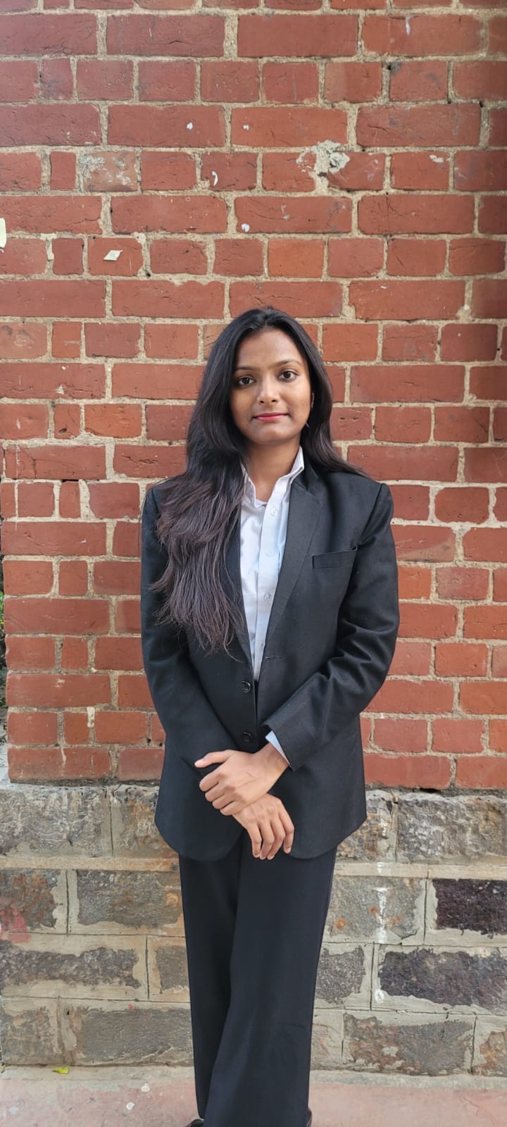 Anubhi Saxena – Medium