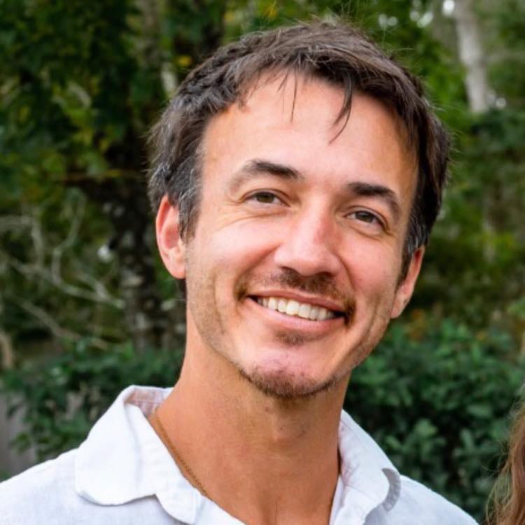 Justin Dahlhoff – Medium