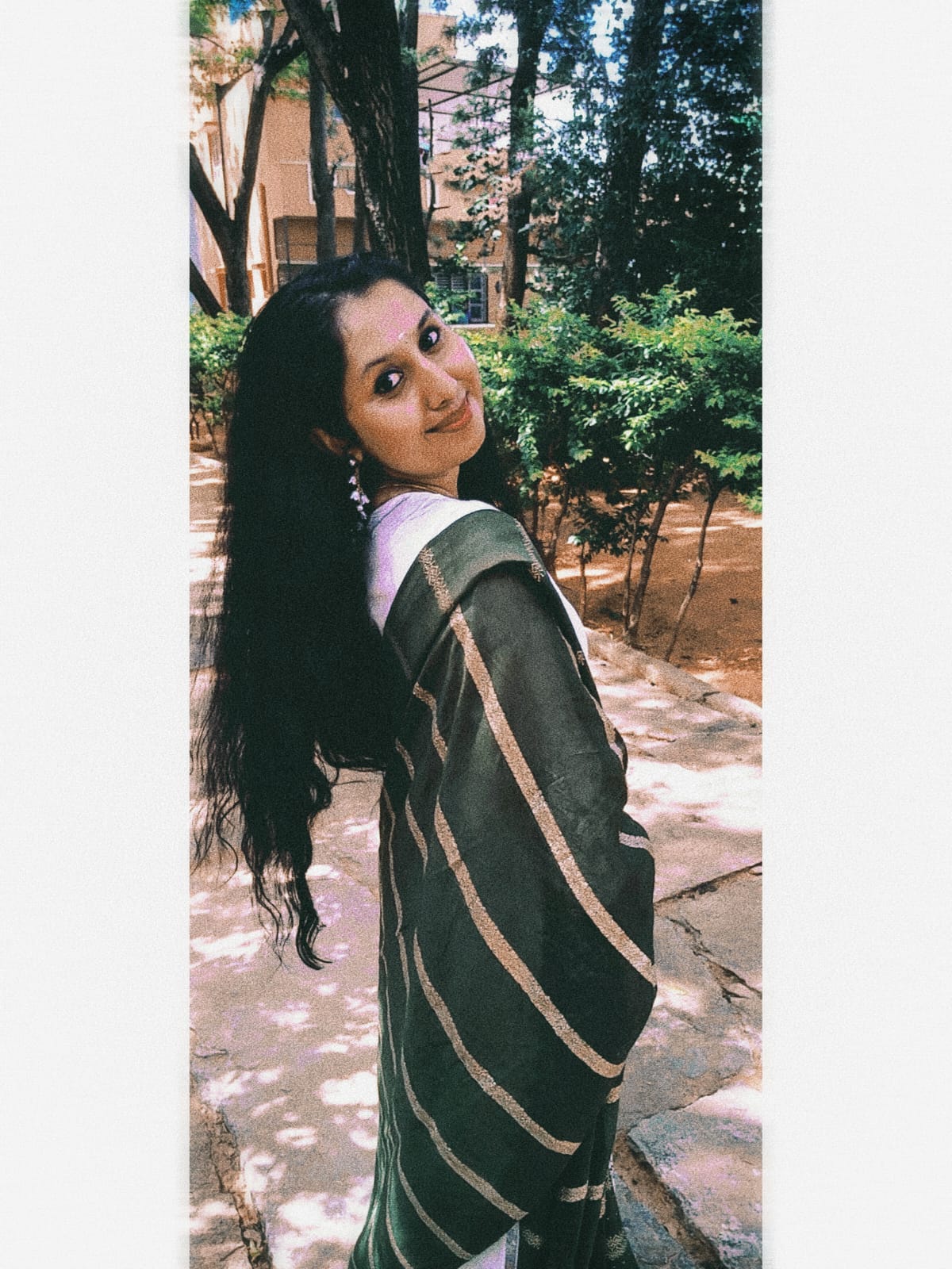 Binduja Das – Medium