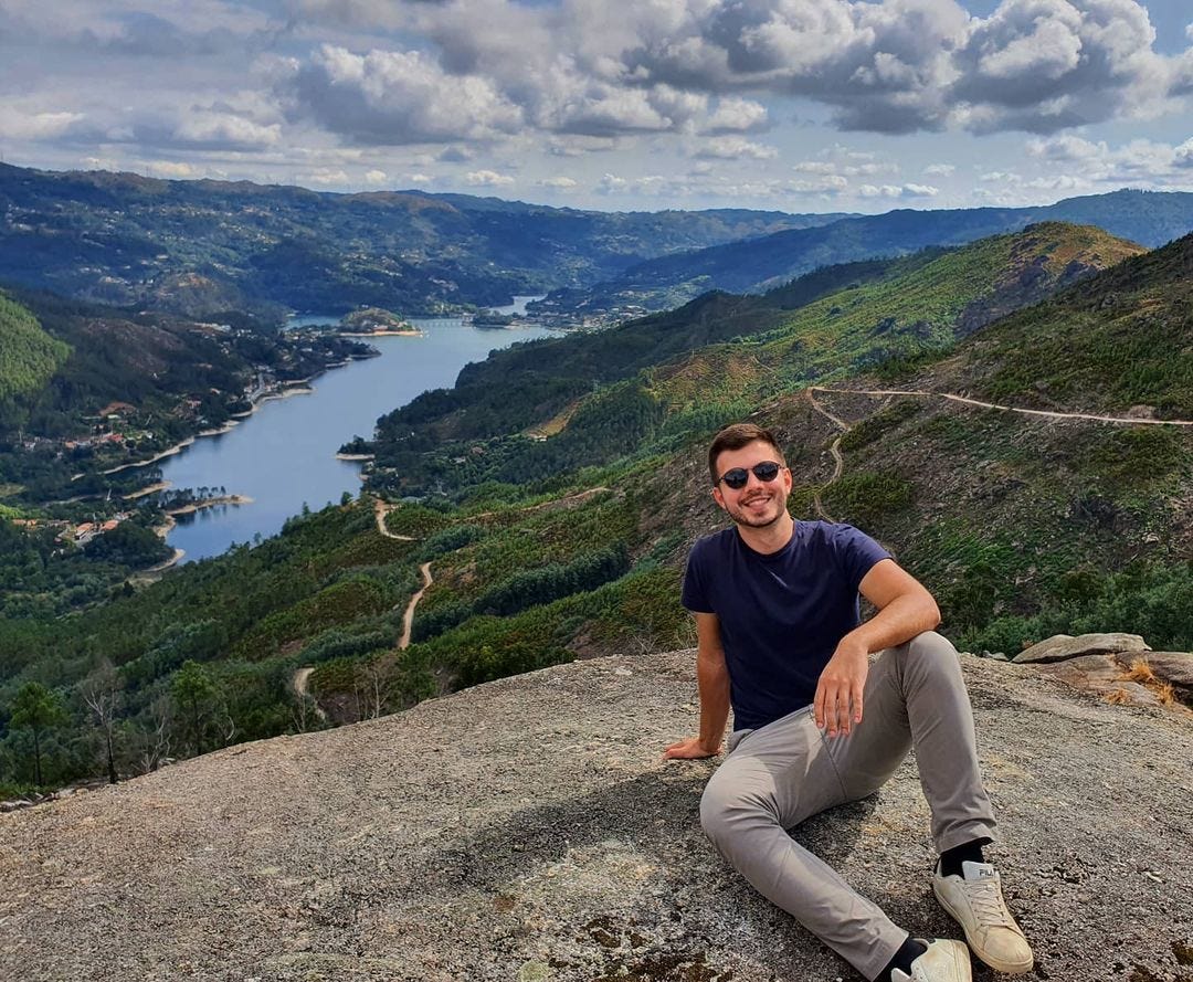 Duarte Dias – Medium