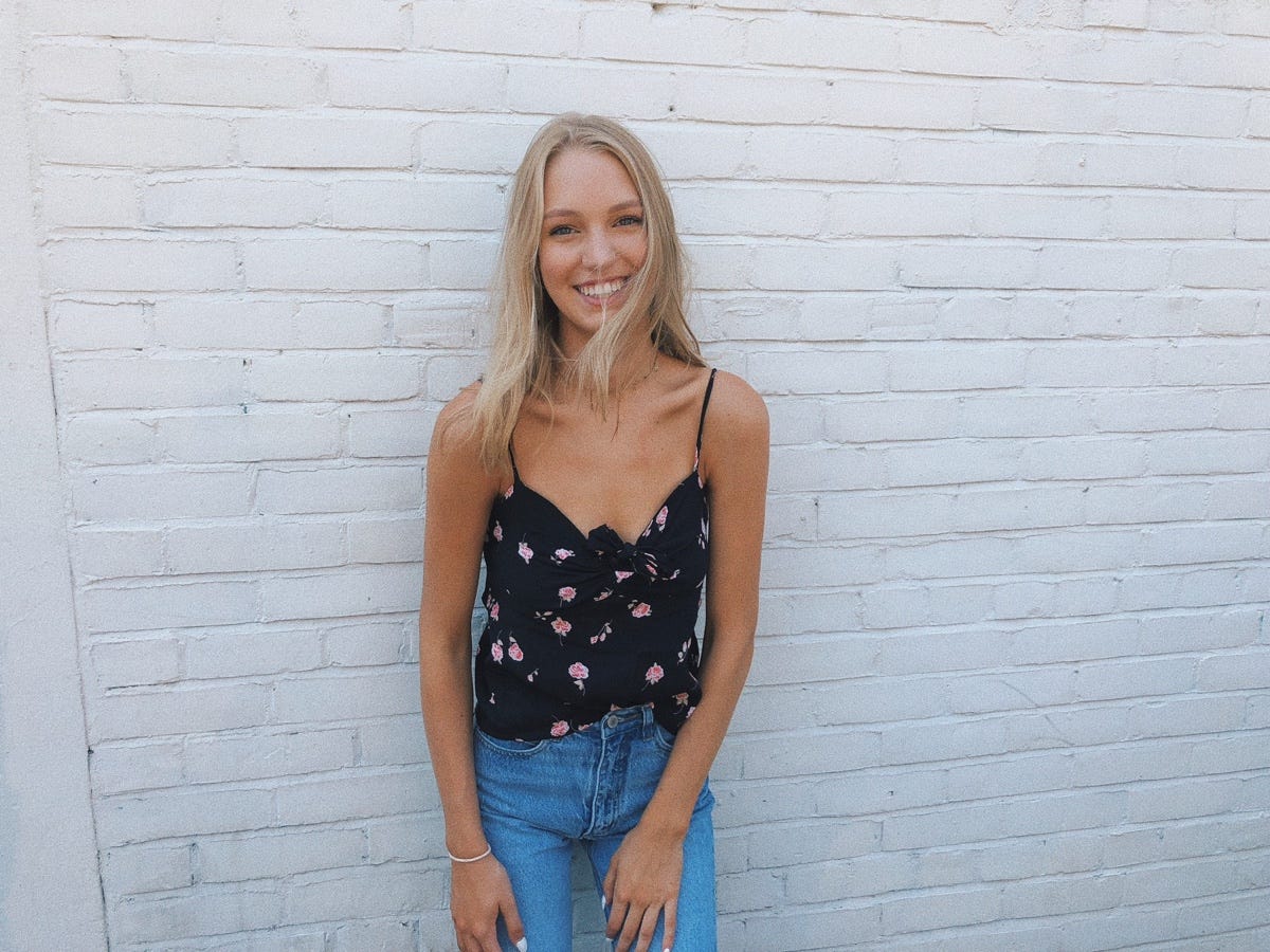 Jaquelin Hollo – Medium